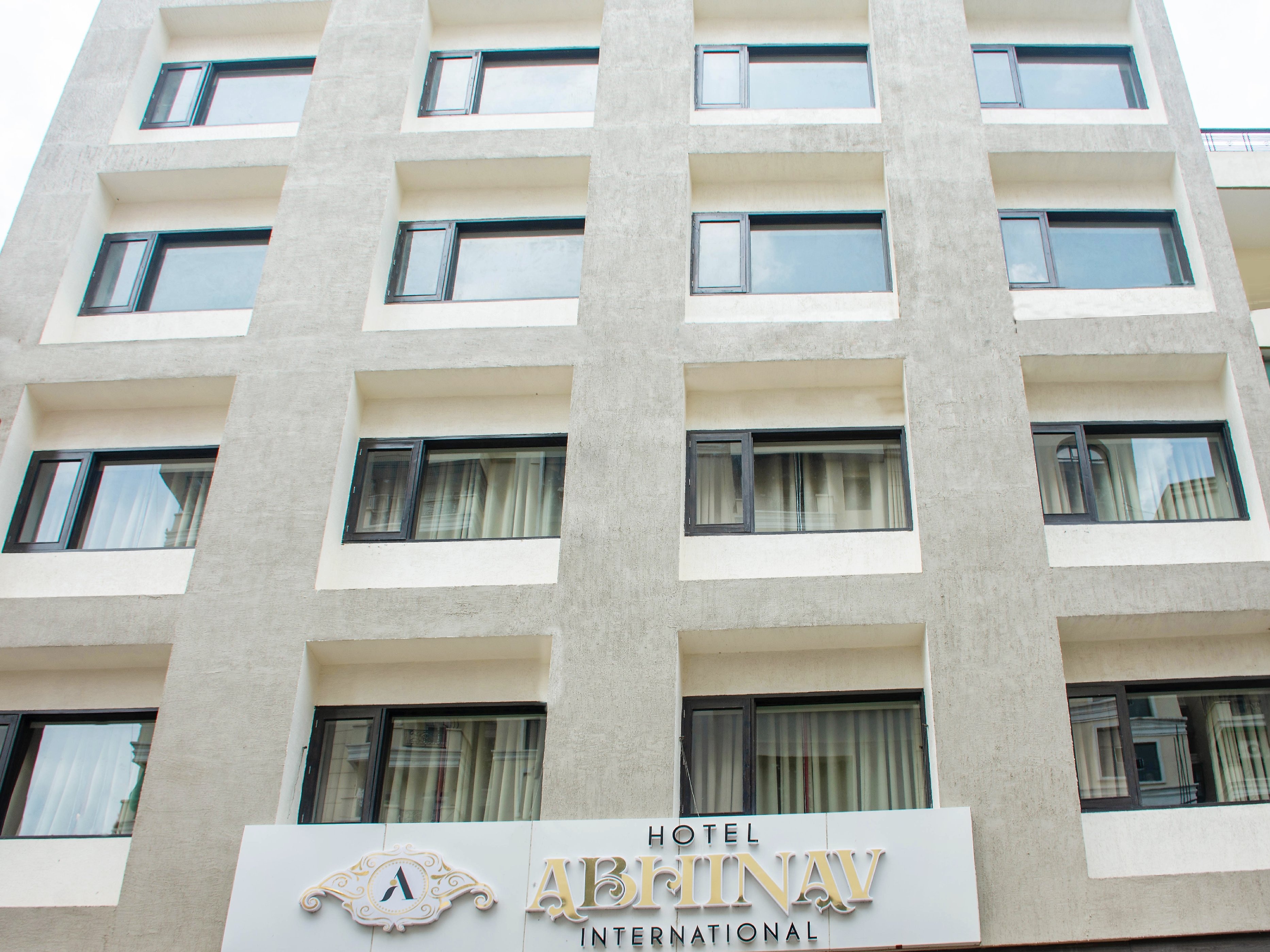 HHI Varanasi Best Rates on Varanasi Hotel Deals, Reviews & Photos