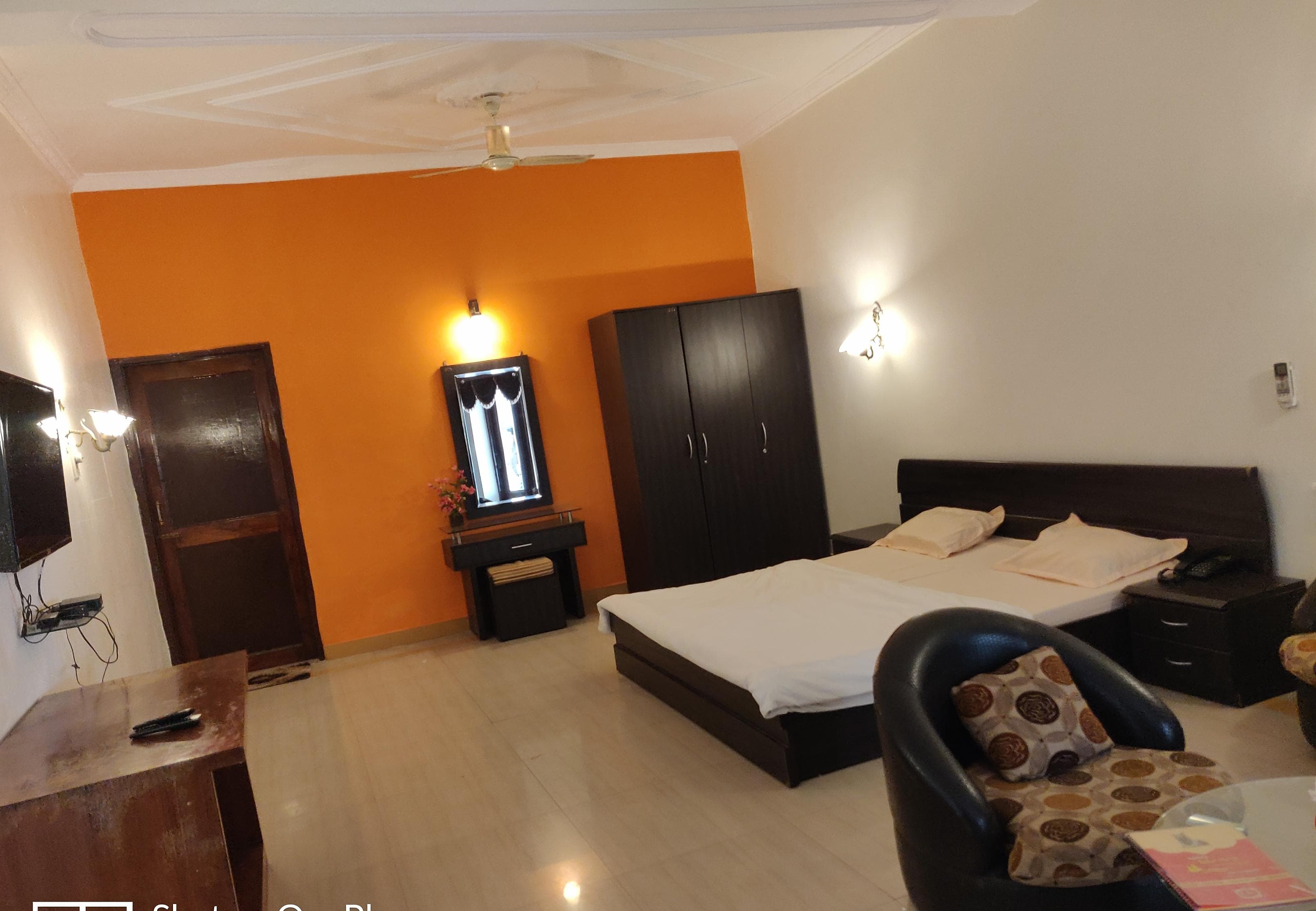 Badrika Lake View Resorts, 𝗕𝗢𝗢𝗞 Rewa Hotel 𝘄𝗶𝘁𝗵 ₹𝟬 𝗣𝗔𝗬𝗠𝗘𝗡𝗧