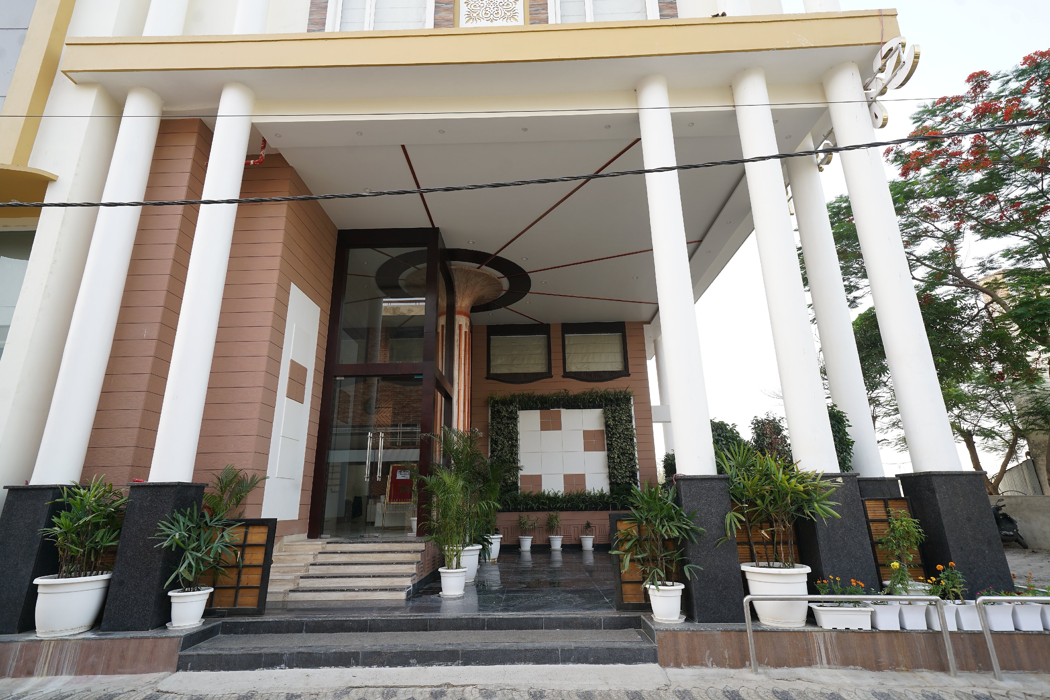 Photos of SQUARE INN - Hotel in Varanasi