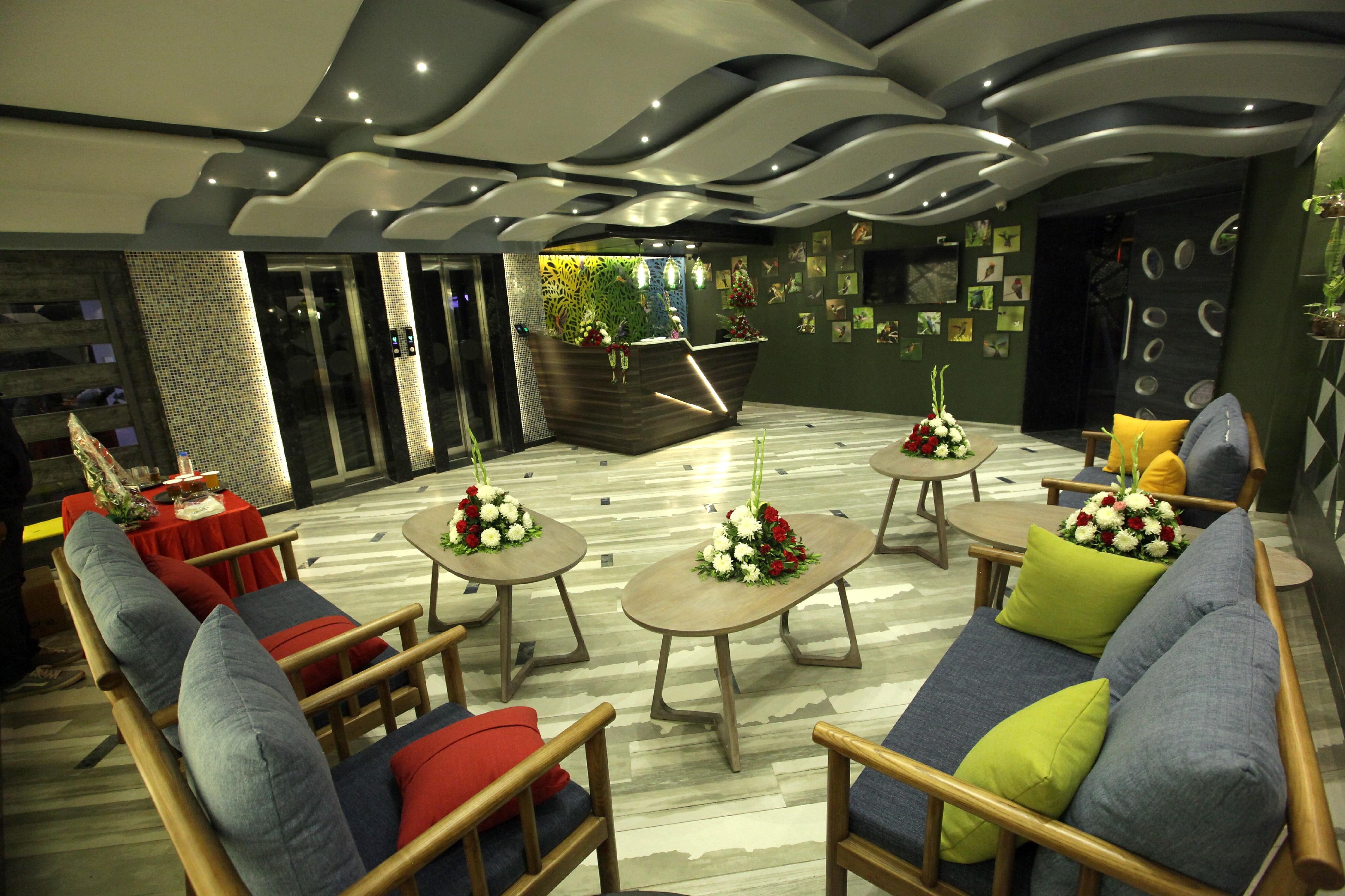 Hummingbird Hotel & Banquet Best Rates on Anand Hotel Deals, Reviews ...