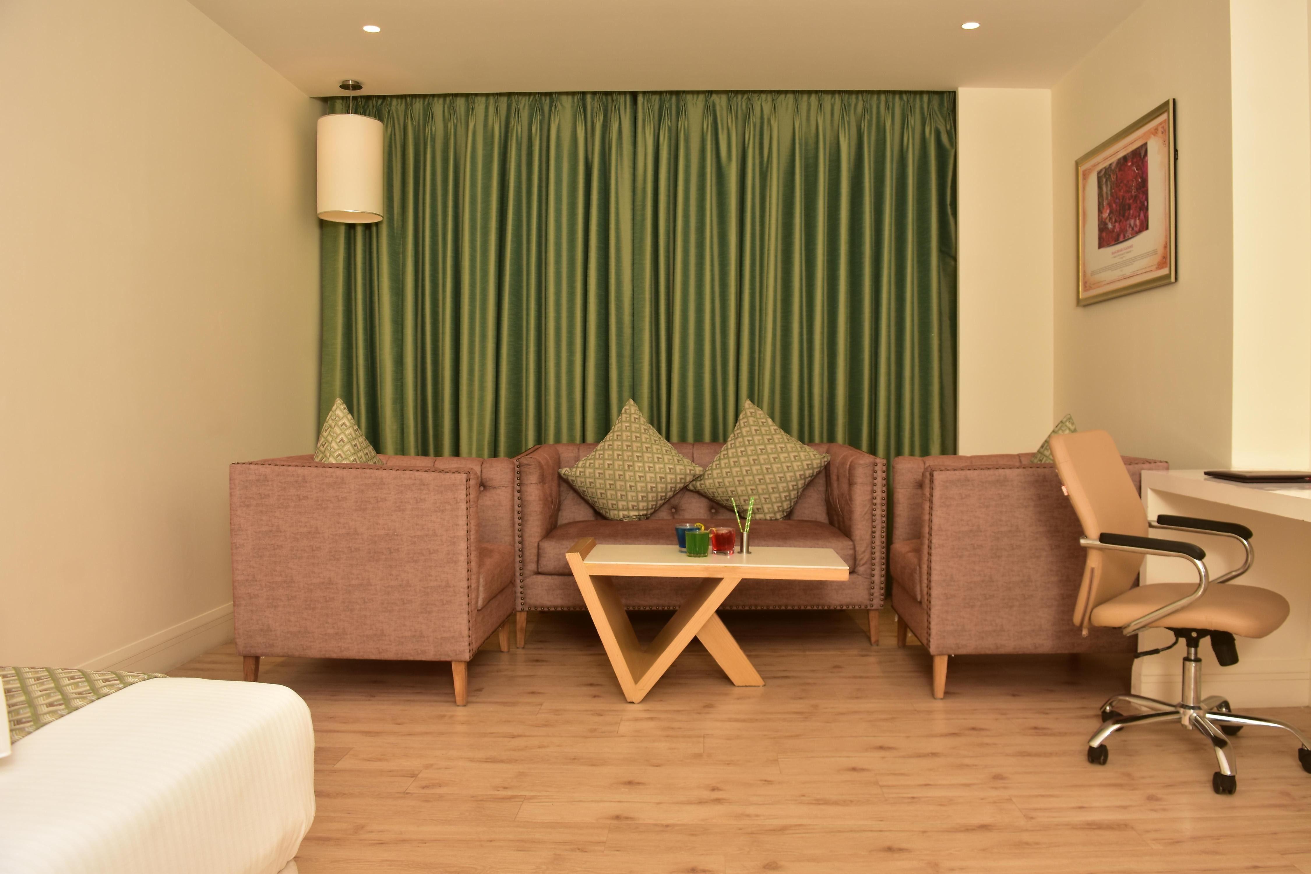 Hotel Castillo 𝗕𝗢𝗢𝗞 Varanasi Hotel 𝘄𝗶𝘁𝗵 𝗙𝗥𝗘𝗘 𝗖𝗮𝗻𝗰𝗲𝗹𝗹𝗮𝘁𝗶𝗼𝗻