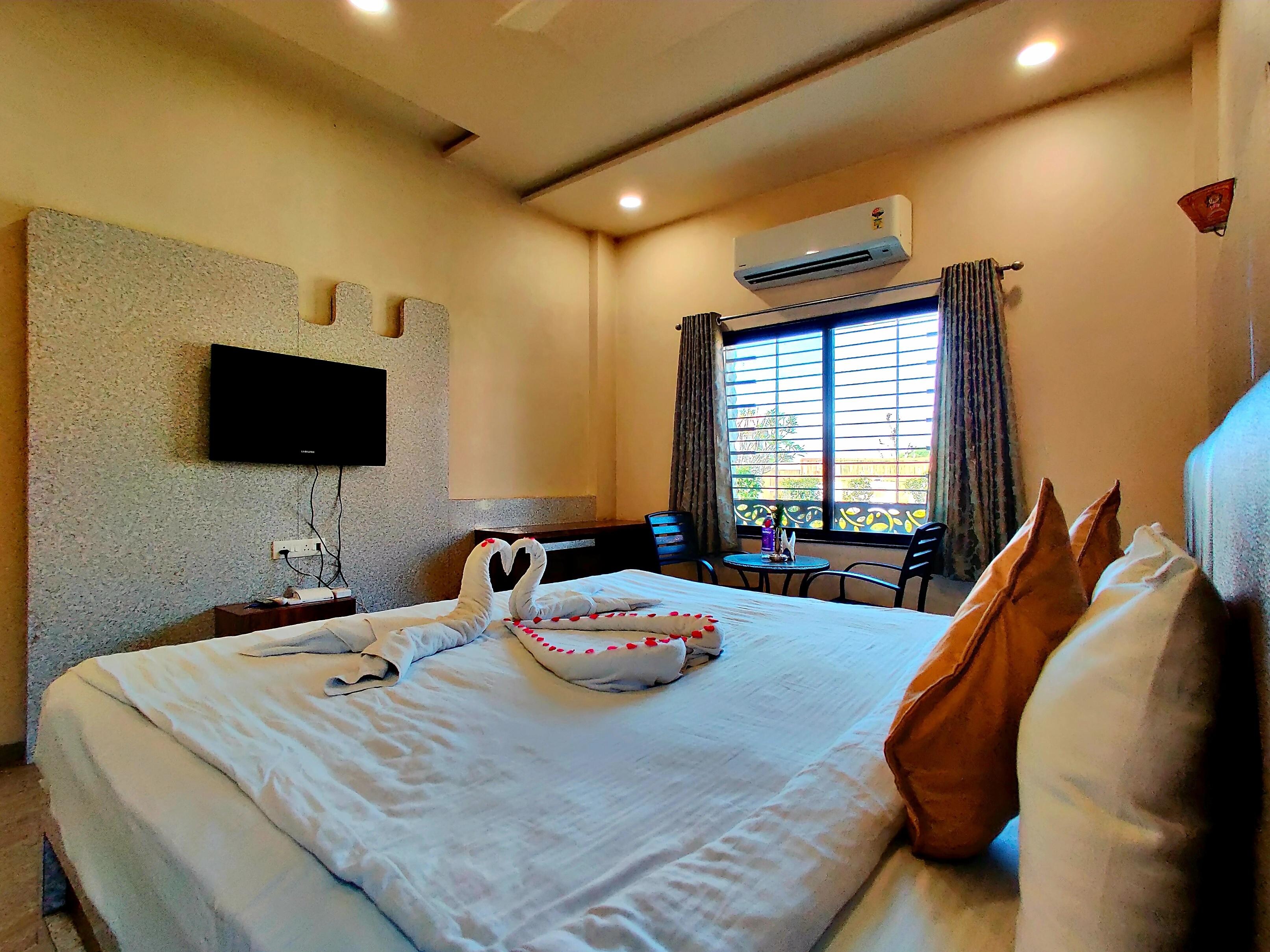 ROYAL KARANDLA RESORT 𝗕𝗢𝗢𝗞 Bhiwapur Hotel 𝘄𝗶𝘁𝗵 𝗙𝗥𝗘𝗘 𝗖𝗮𝗻𝗰𝗲𝗹𝗹𝗮𝘁𝗶𝗼𝗻