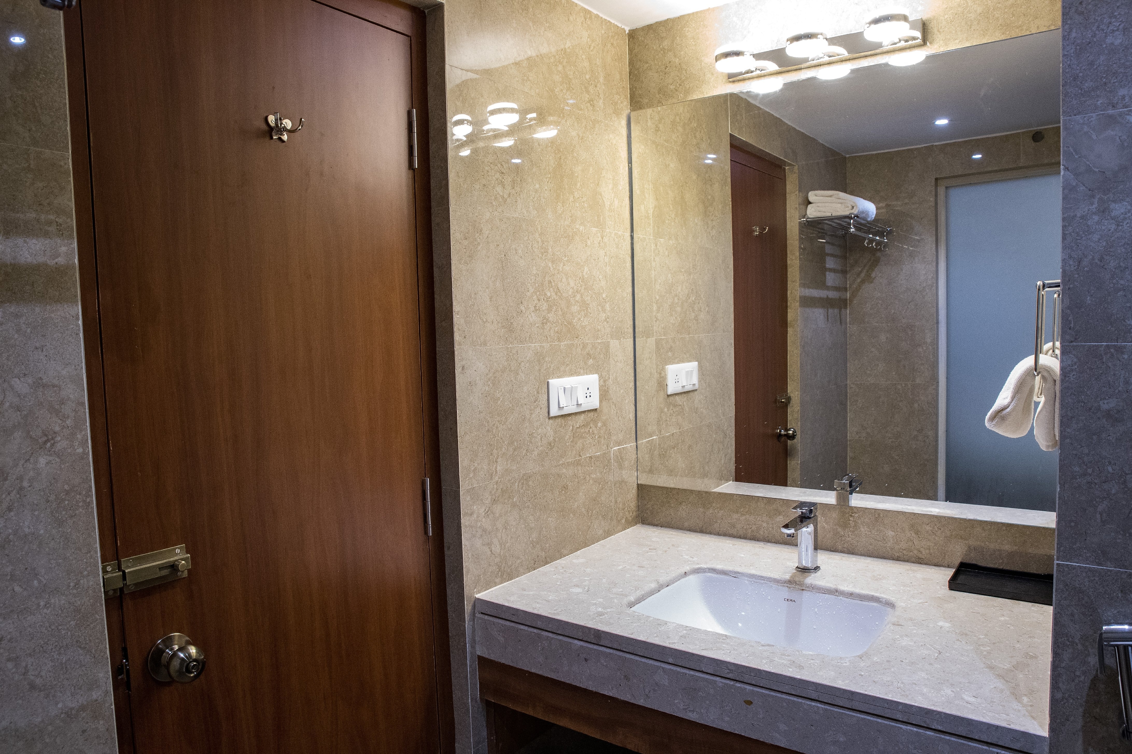 Jade Square Ranchi INR 466 OFF ( ̶3̶2̶0̶0̶ ) Hotel Price, Address & Reviews