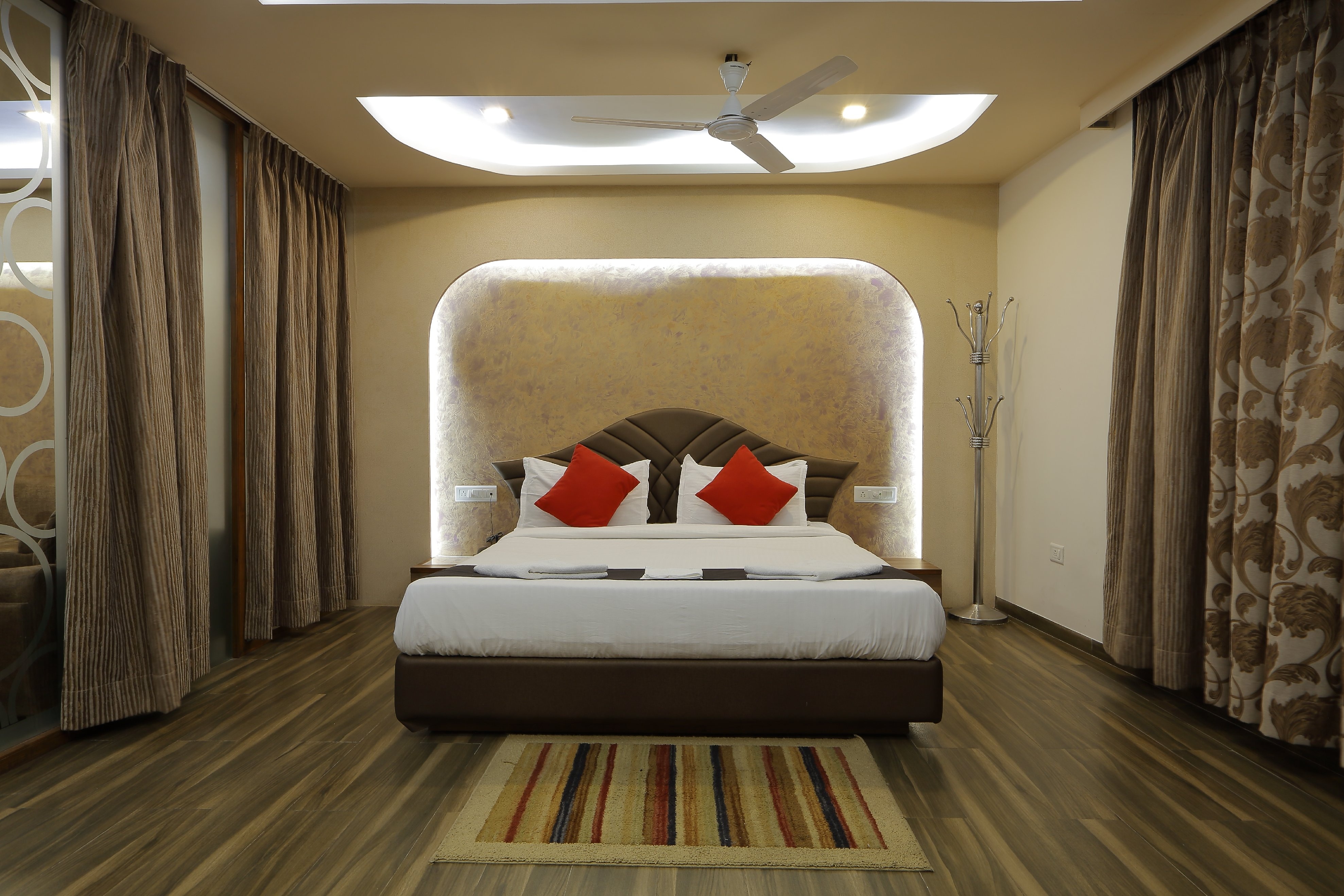 Hotel Unity Best Rates on Ahmedabad Hotel Deals, Reviews & Photos