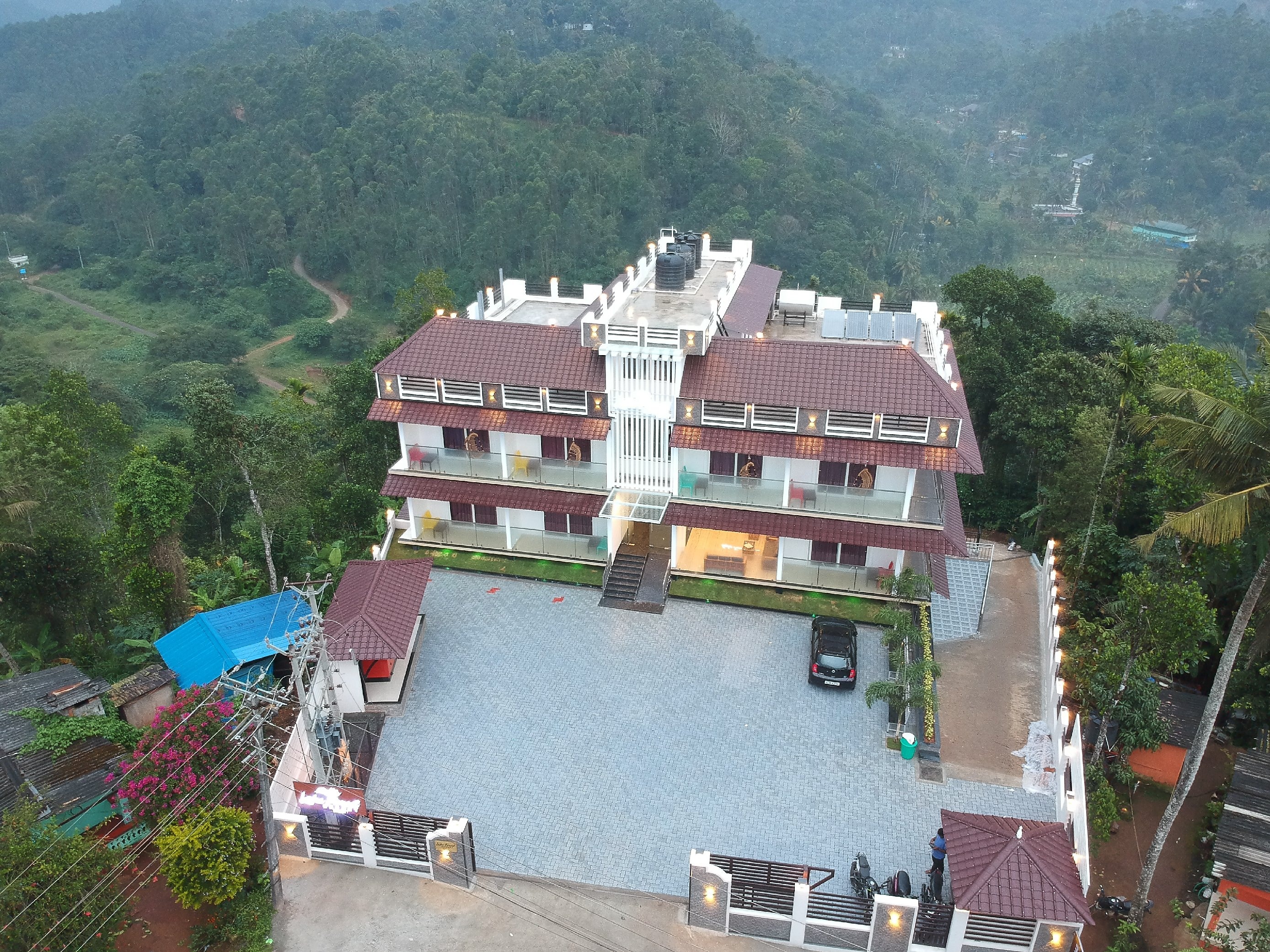 Lake Forest Munnar By Hawk Hospitality 𝗕𝗢𝗢𝗞 Munnar Resort 𝘄𝗶𝘁𝗵 𝗙𝗥𝗘𝗘 ...