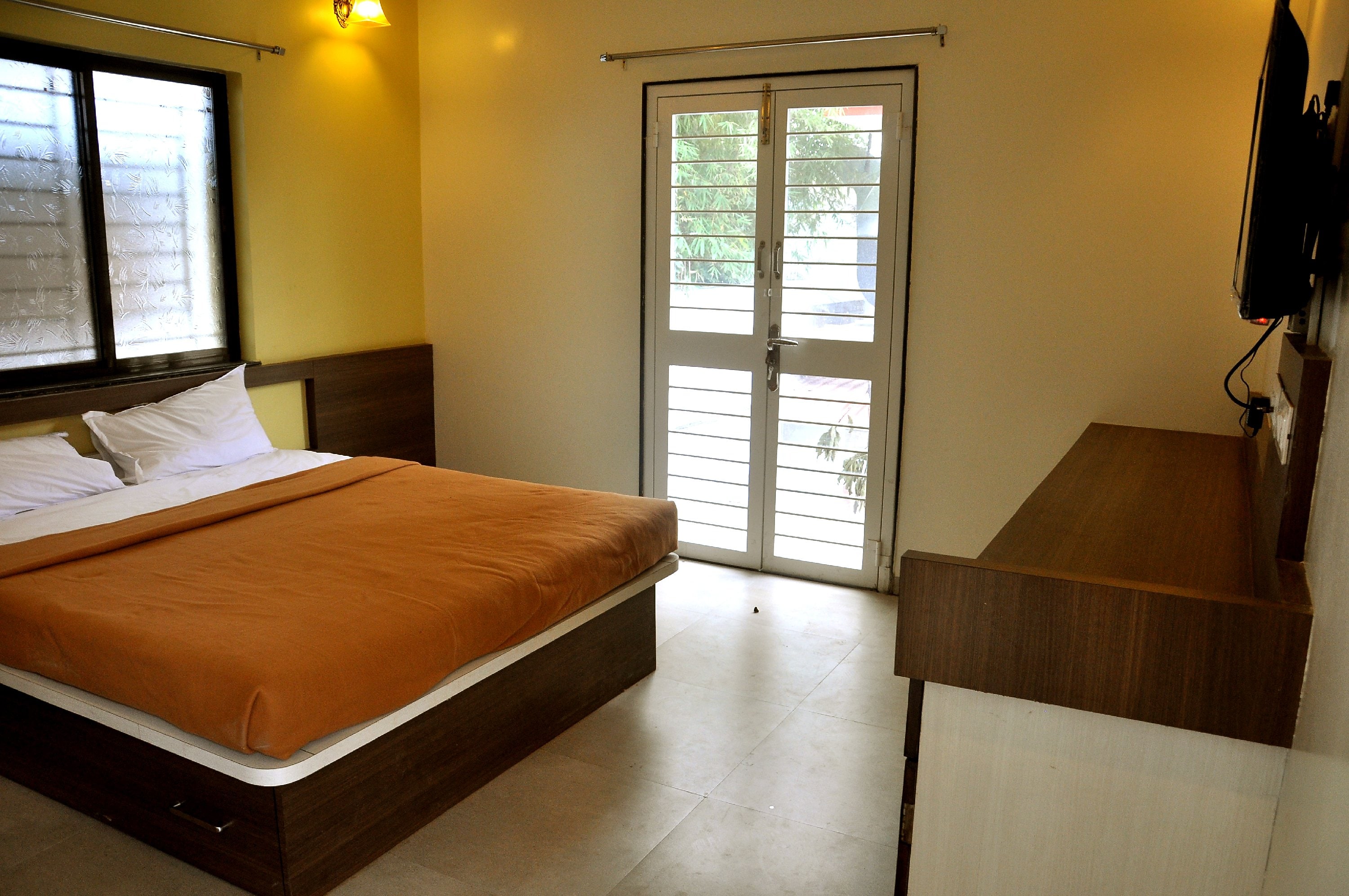 Rutu's Holiday's Resort 𝗕𝗢𝗢𝗞 Panhala Resort 𝘄𝗶𝘁𝗵 𝗙𝗥𝗘𝗘 𝗖𝗮𝗻𝗰𝗲𝗹𝗹𝗮𝘁𝗶𝗼𝗻