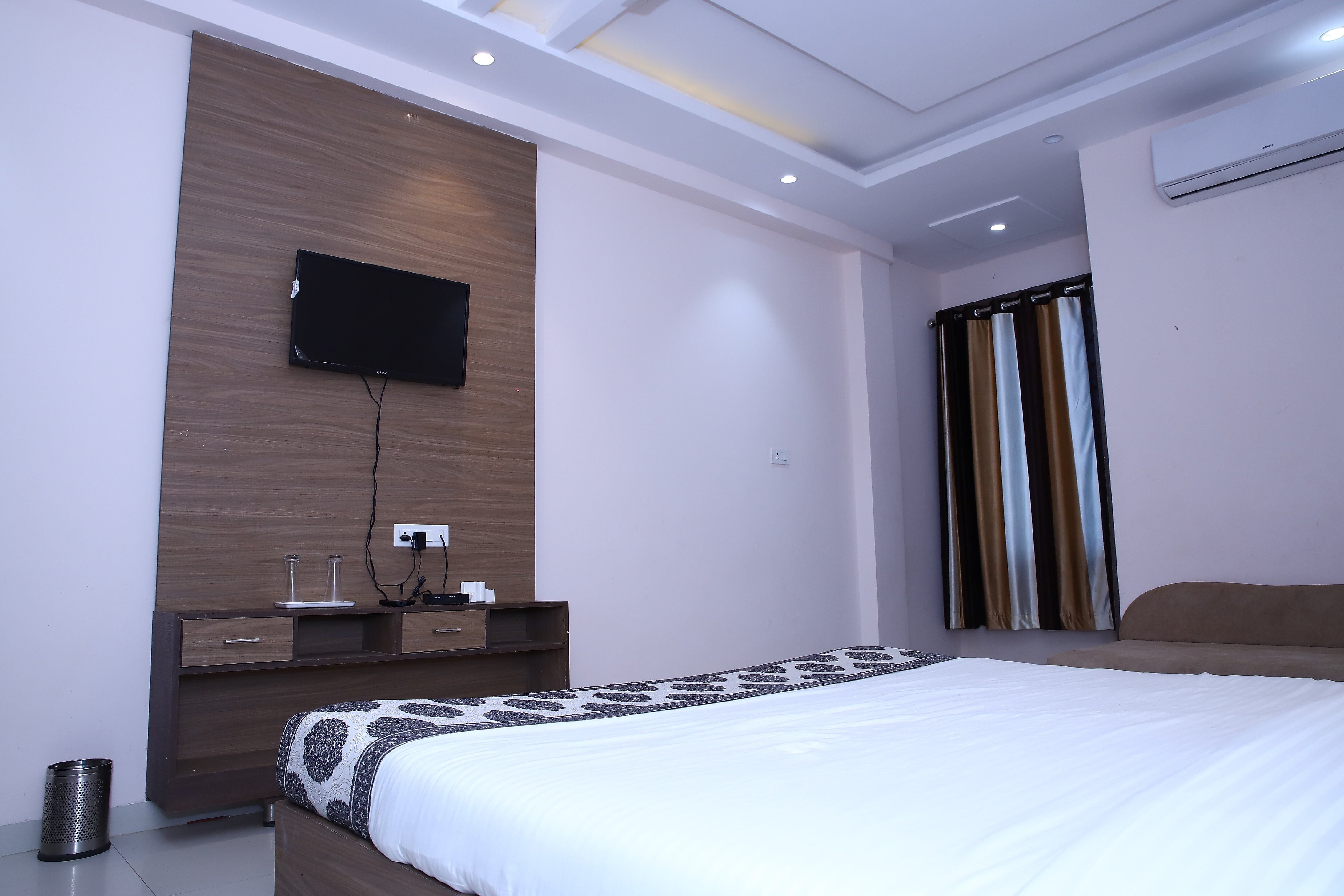 Hotel Tirupati Palace 𝗕𝗢𝗢𝗞 Vidisha Hotel 𝘄𝗶𝘁𝗵 ₹𝟬 𝗣𝗔𝗬𝗠𝗘𝗡𝗧