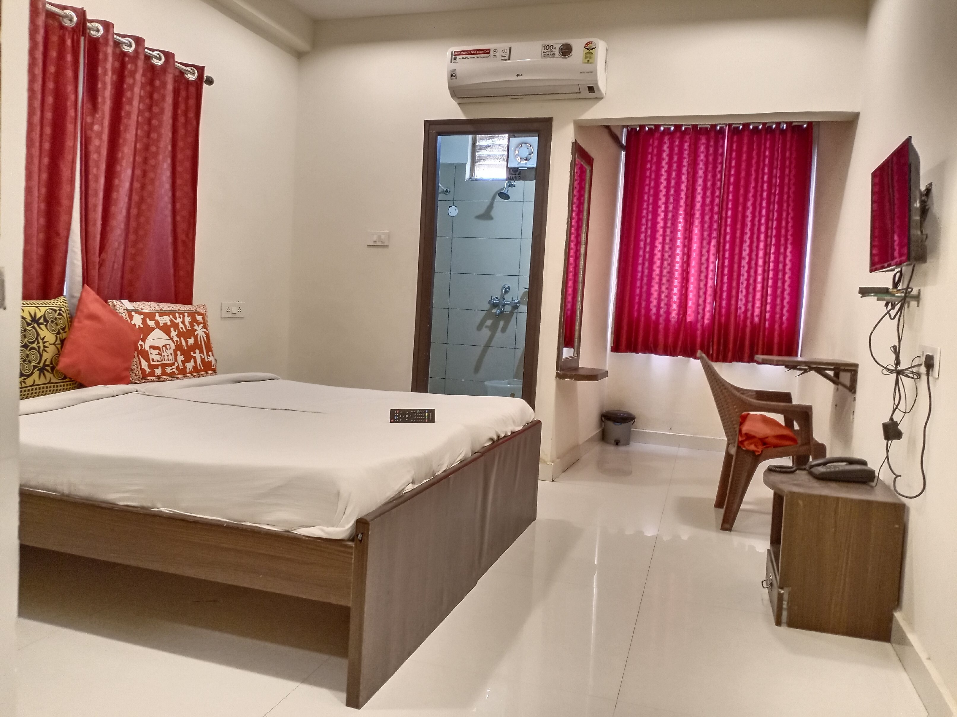Platinum Nest | Rooms & Wi-Fi 𝗕𝗢𝗢𝗞 Hyderabad Hotel