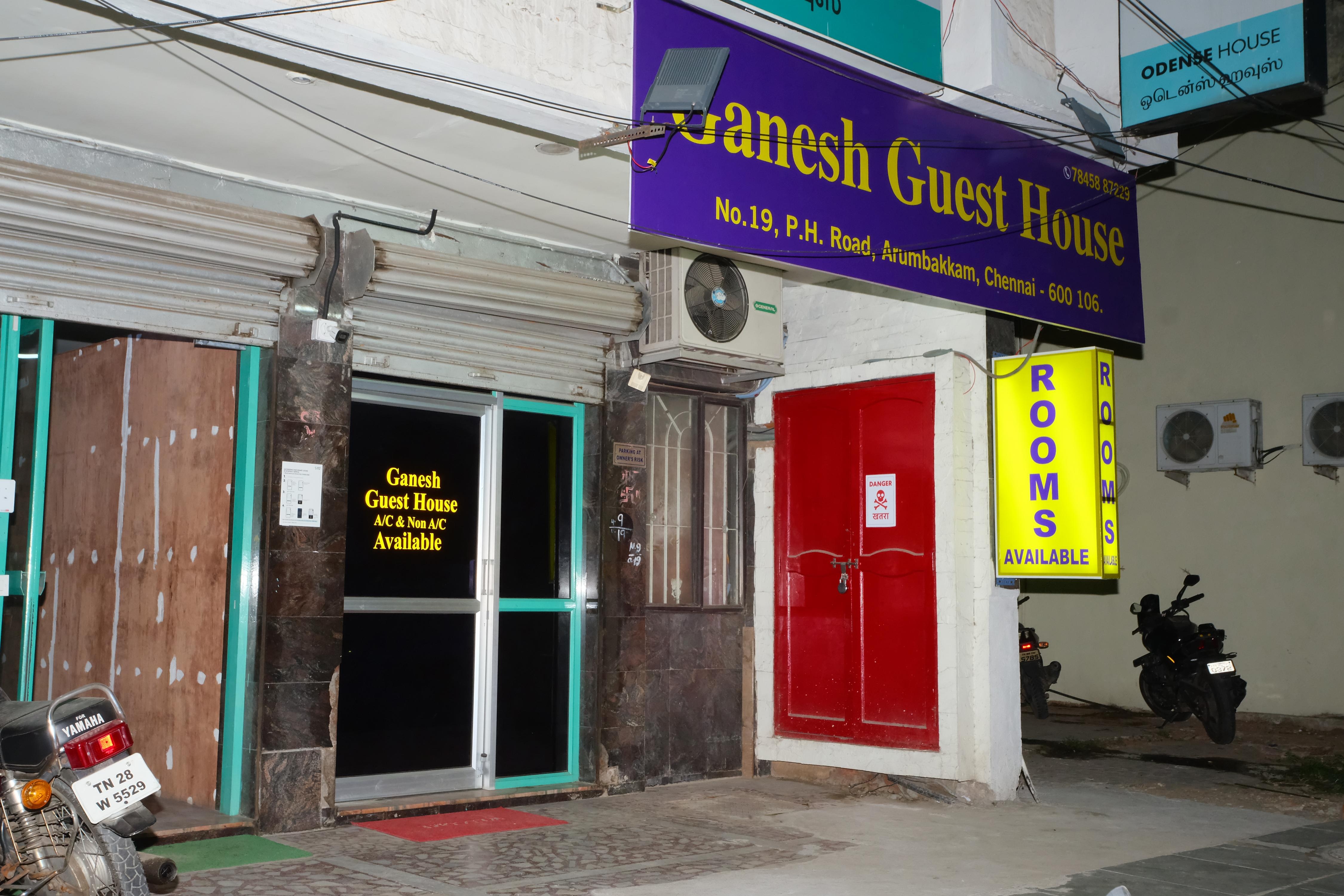 Rooms of Ganesh Guest House Koyambedu Bus stand - Hotel in Chennai