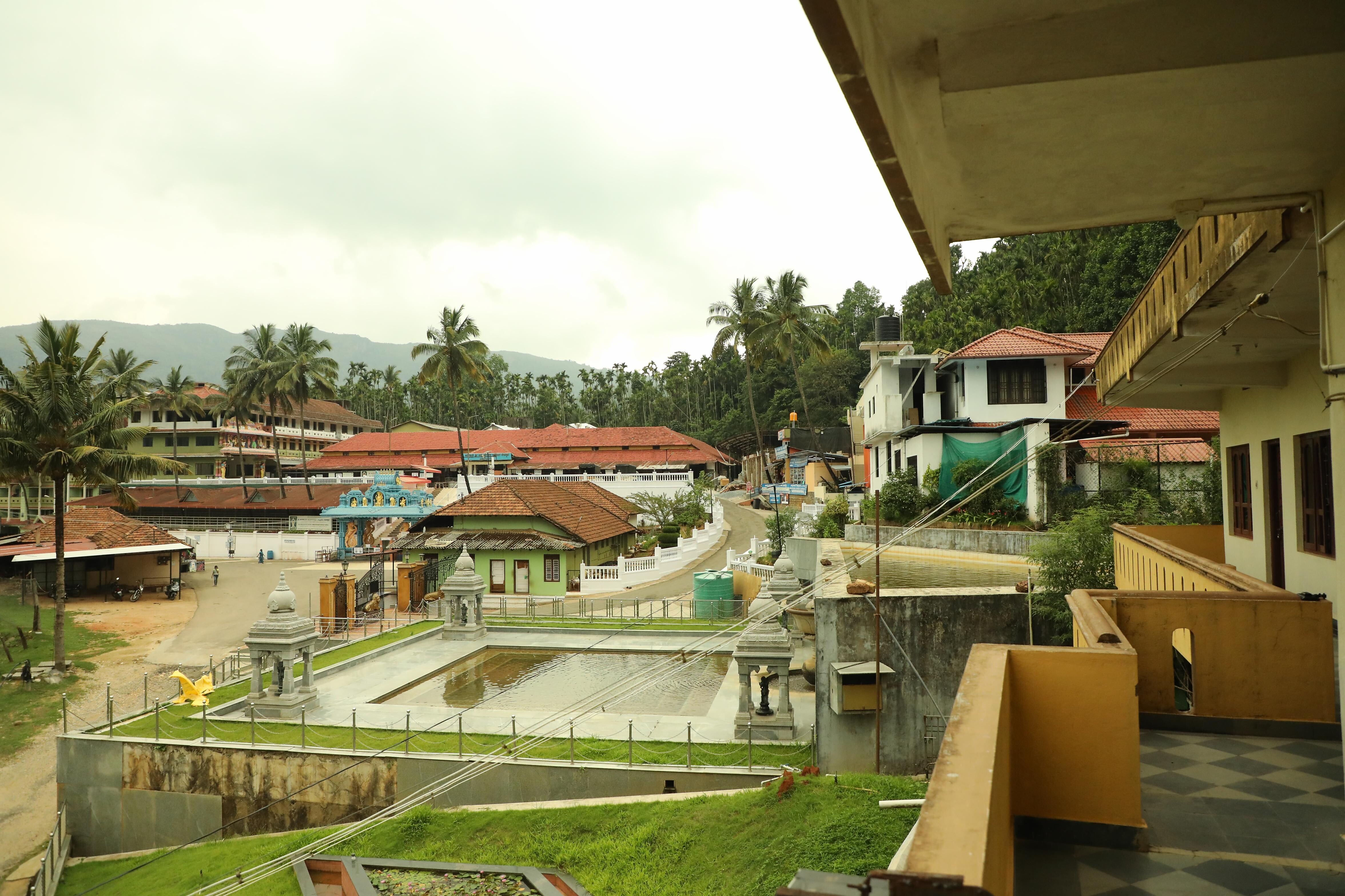 PADMASHREE LODGE 𝗕𝗢𝗢𝗞 Hornadu Lodge 𝘄𝗶𝘁𝗵 𝗙𝗥𝗘𝗘 𝗖𝗮𝗻𝗰𝗲𝗹𝗹𝗮𝘁𝗶𝗼𝗻