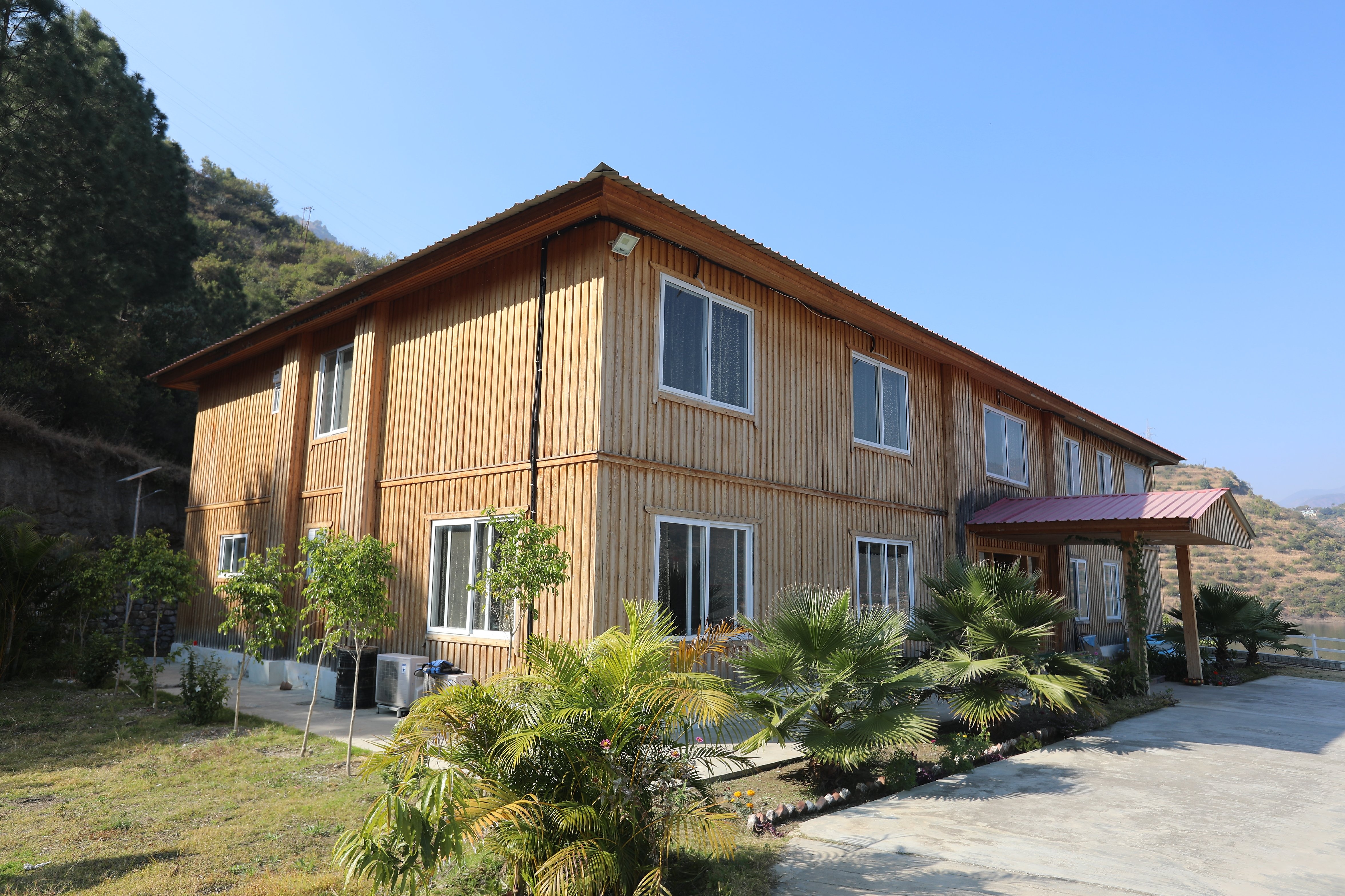 Le ROI Floating Huts & Eco Rooms Best Rates on Tehri Hotel Deals ...