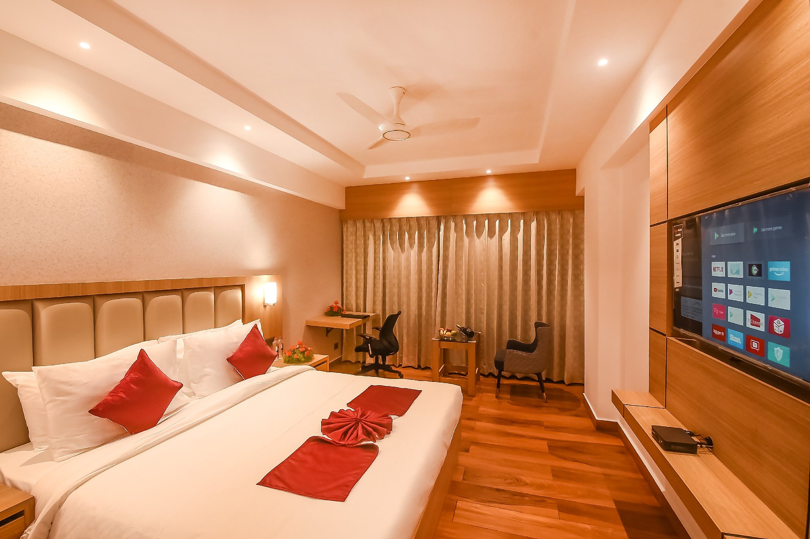 Emerald Clarks Inn Suites, Mysore 𝗕𝗢𝗢𝗞 Mysore Hotel 𝘄𝗶𝘁𝗵 ₹𝟬 𝗣𝗔𝗬𝗠𝗘𝗡𝗧