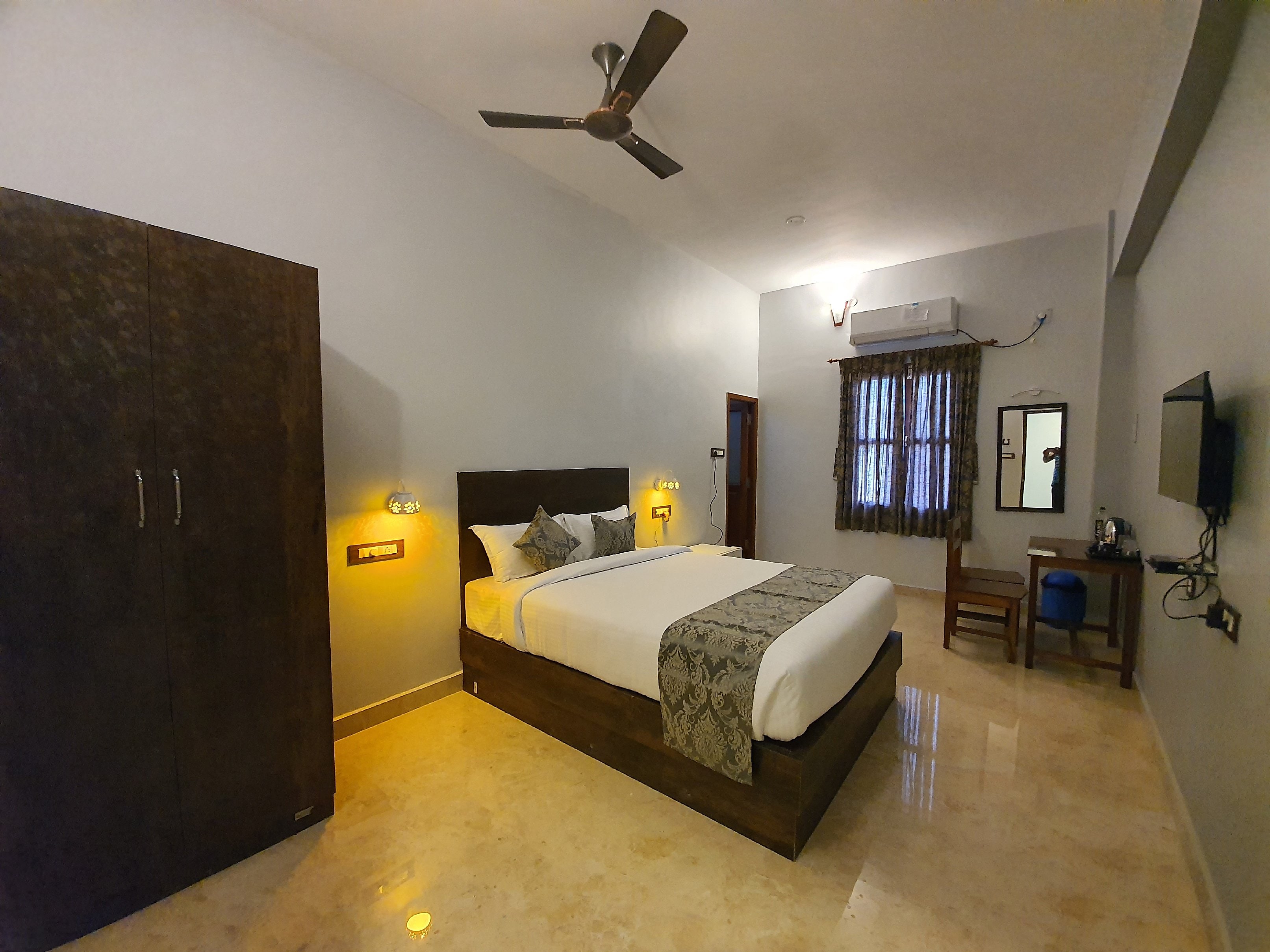 Le Supreme Inn (the lap of luxury) 𝗕𝗢𝗢𝗞 Pondicherry Hotel