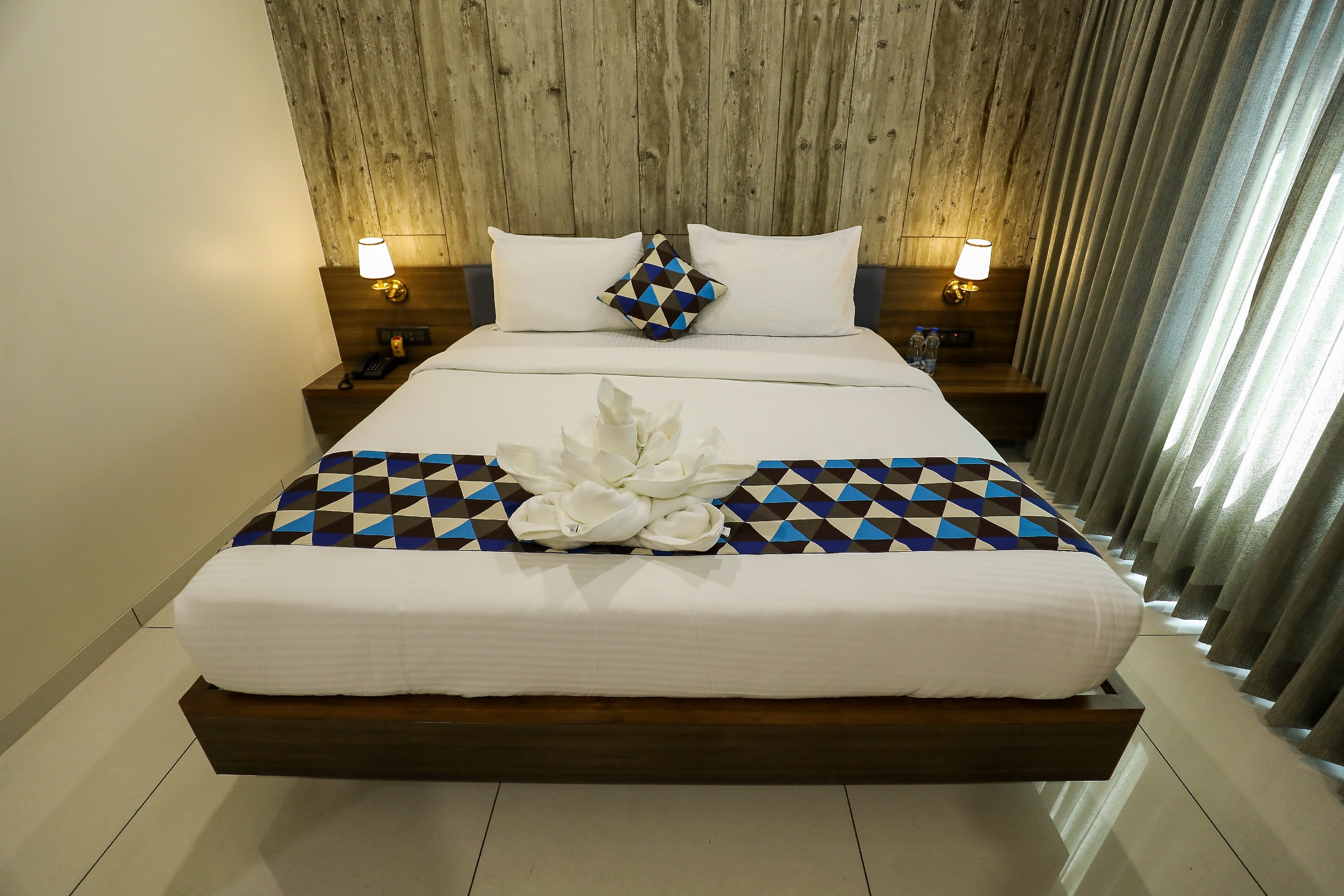 Gnine 𝗕𝗢𝗢𝗞 Surat Hotel 𝘄𝗶𝘁𝗵 ₹𝟬 𝗣𝗔𝗬𝗠𝗘𝗡𝗧