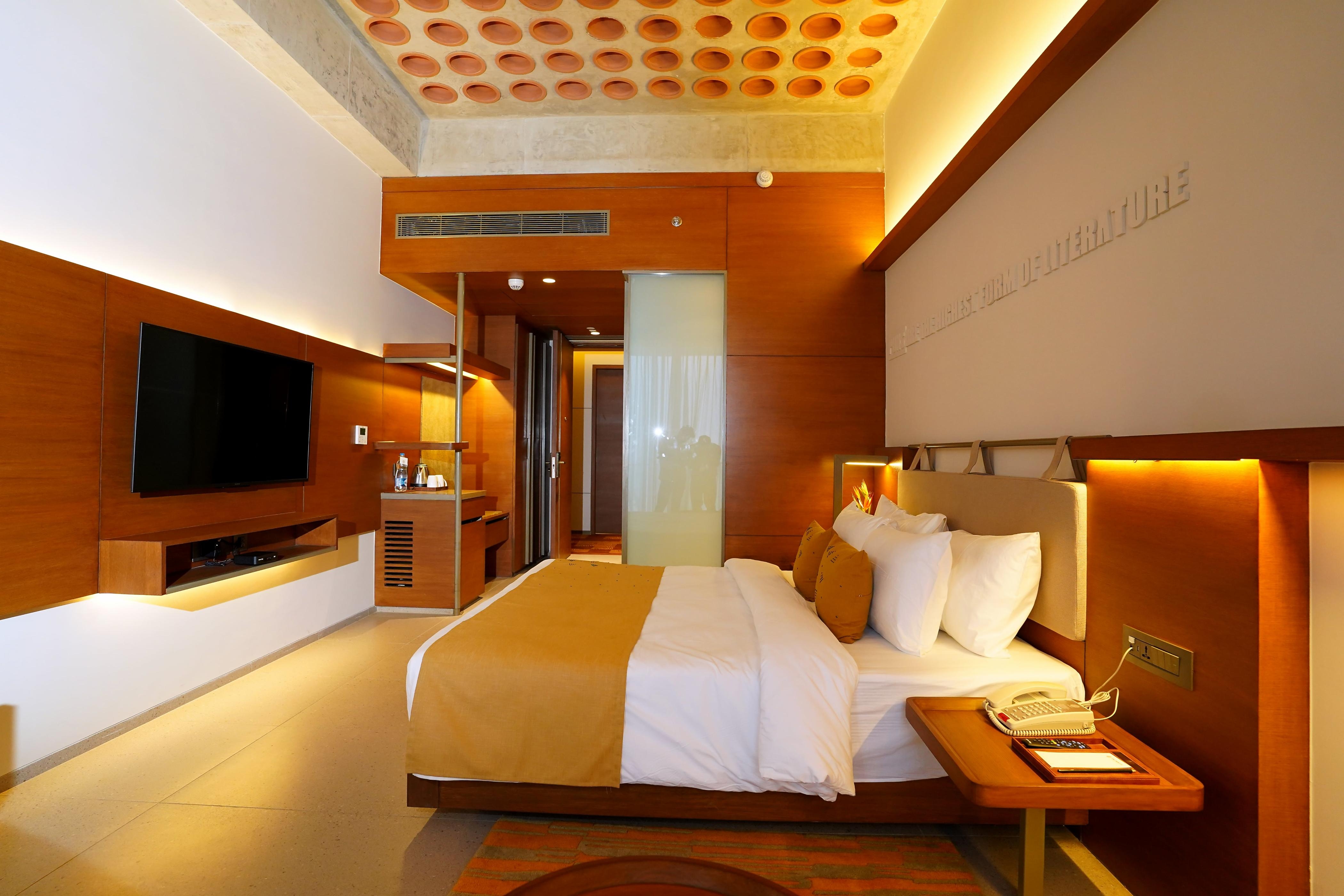 The Centrum 𝗕𝗢𝗢𝗞 Lucknow Hotel 𝘄𝗶𝘁𝗵 ₹𝟬 𝗣𝗔𝗬𝗠𝗘𝗡𝗧