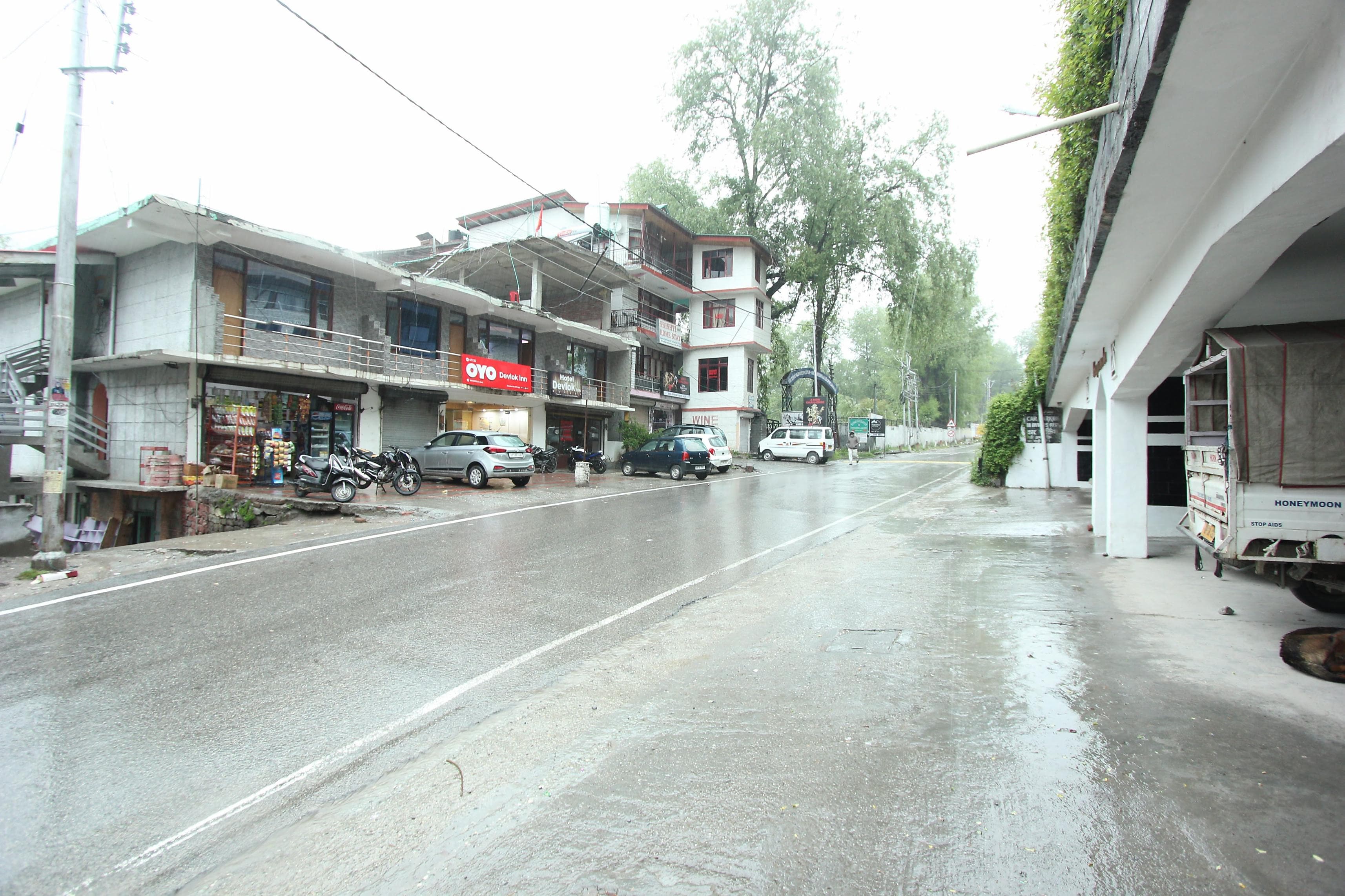 Devlok Regency 𝗕𝗢𝗢𝗞 Manali Hotel