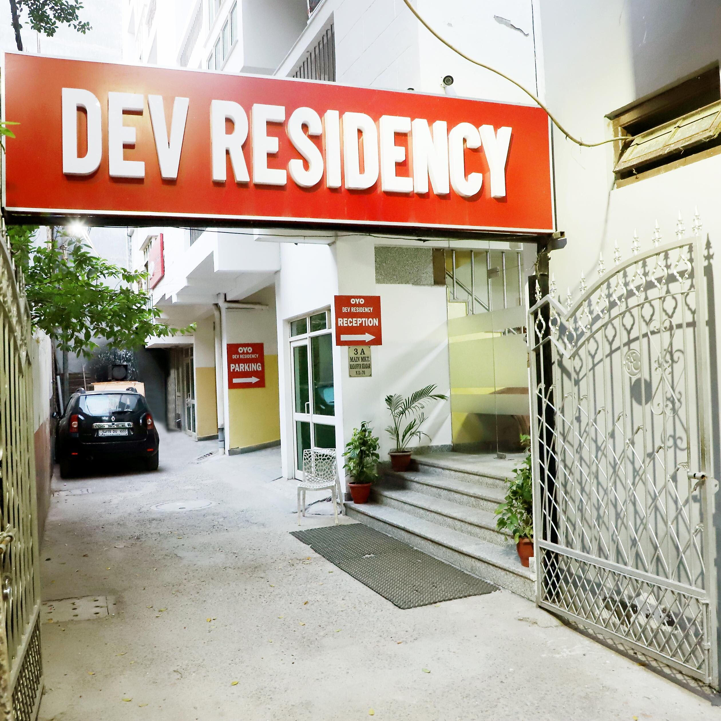 Dev Residency 𝗕𝗢𝗢𝗞 Delhi Hotel