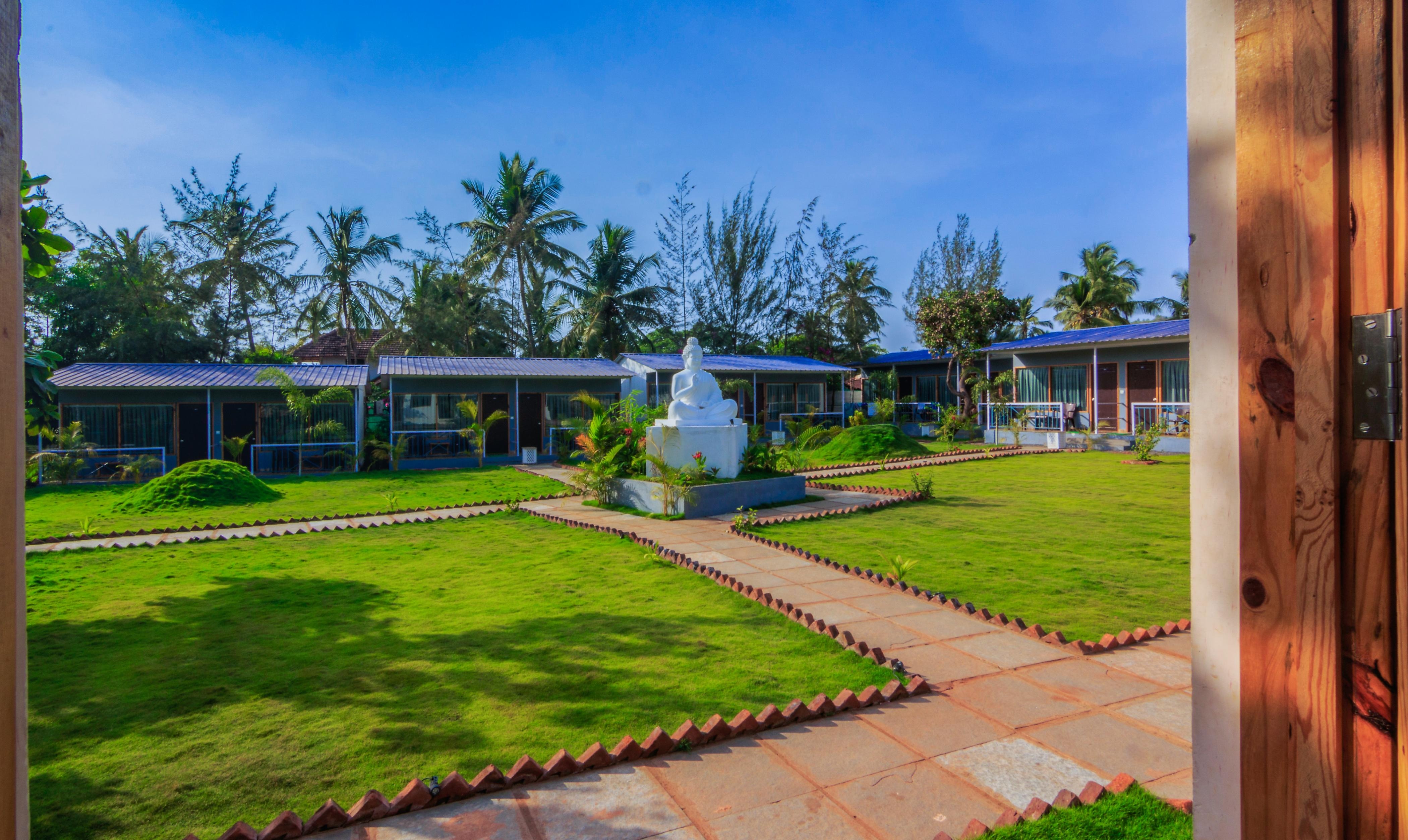 Treebo Lands End Beach Resort - 100m from Beach 𝗕𝗢𝗢𝗞 Goa Hotel