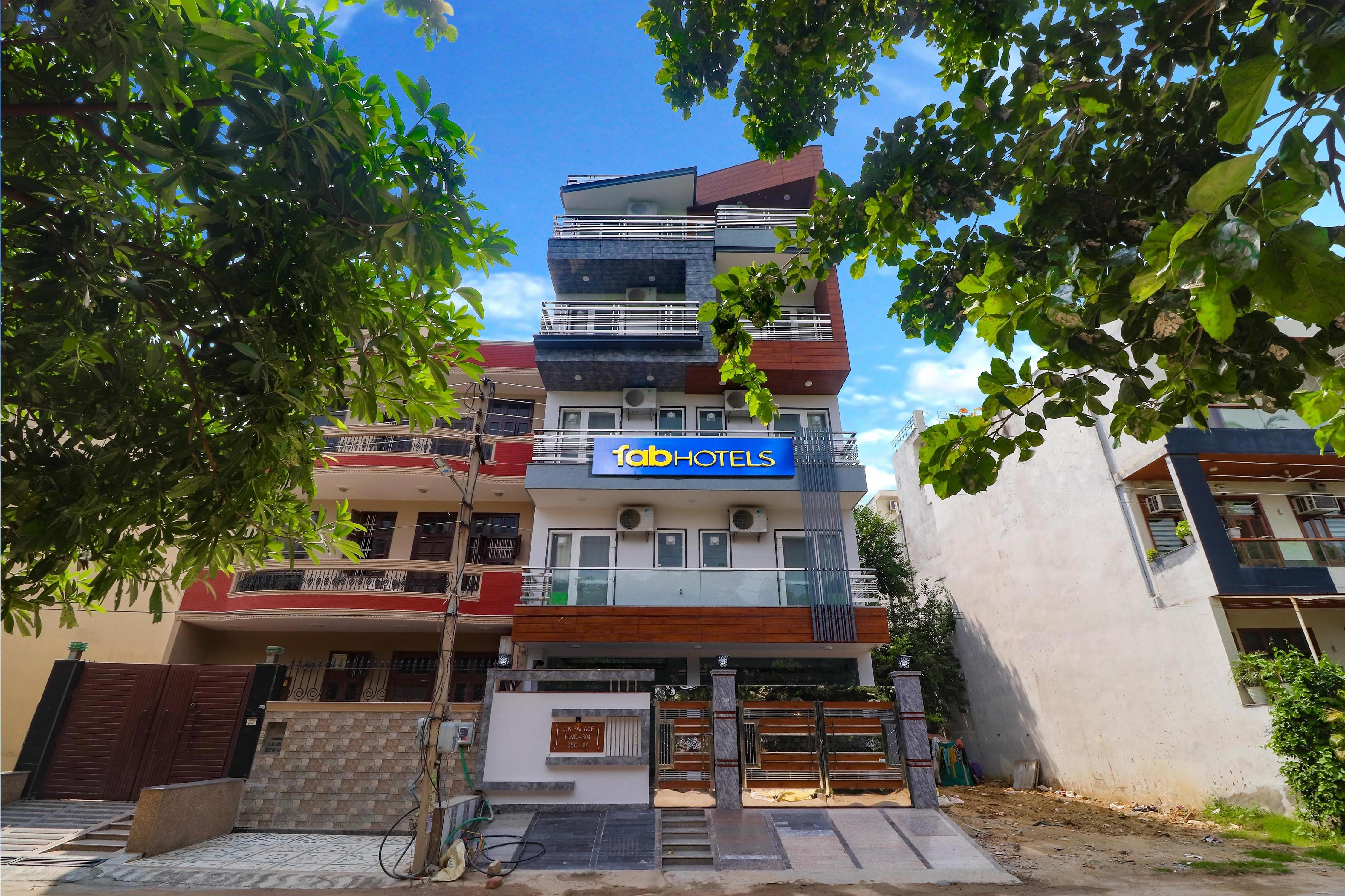 Rooms of FabHotel Star Corporate Suite Nr. Medanta- The Medicity & Park ...