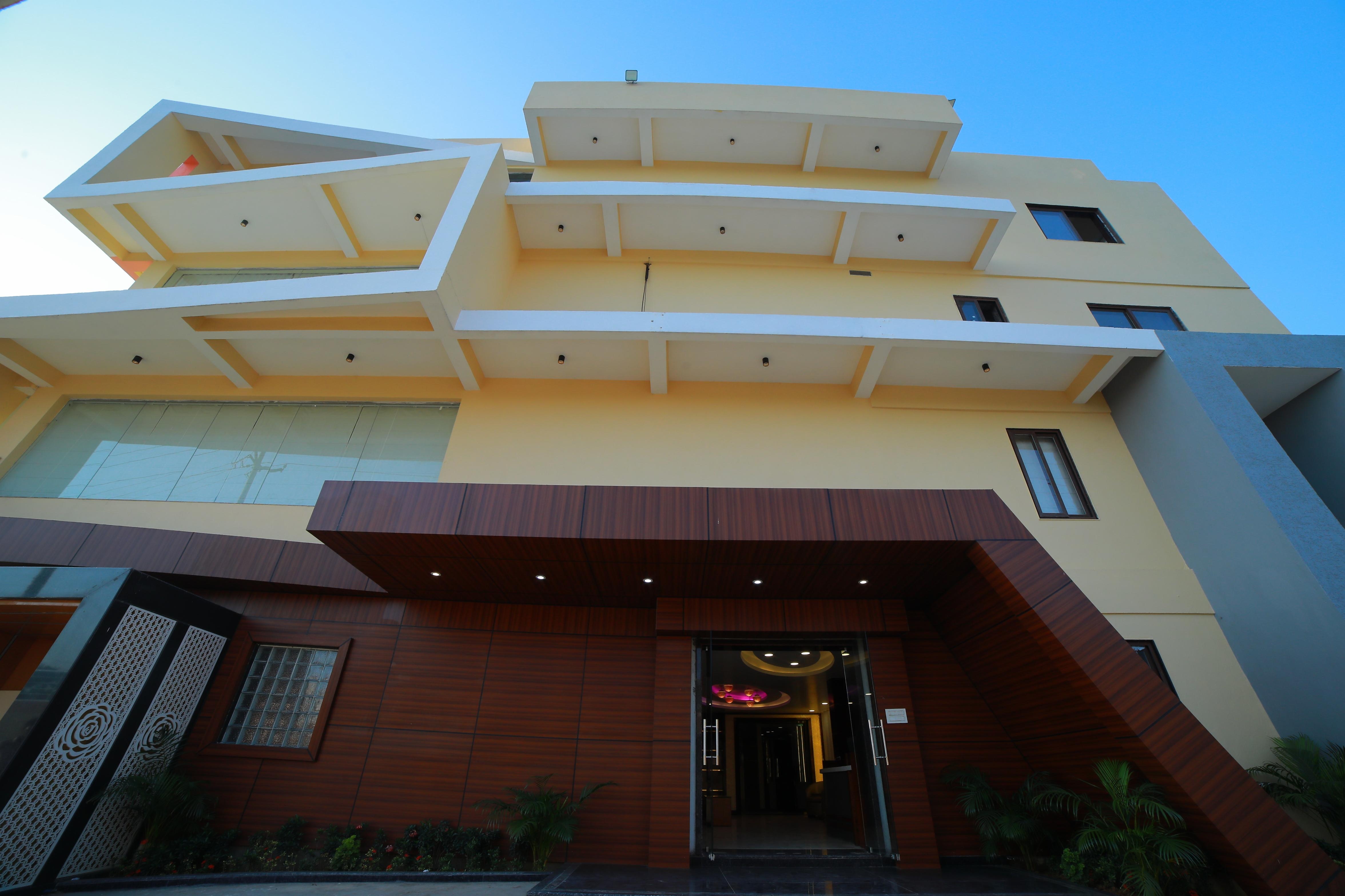 The Breeze 𝗕𝗢𝗢𝗞 Giridih Hotel 𝘄𝗶𝘁𝗵 ₹𝟬 𝗣𝗔𝗬𝗠𝗘𝗡𝗧
