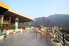 HOA Resort Best Rates on Rishikesh Hotel Deals, Reviews & Photos