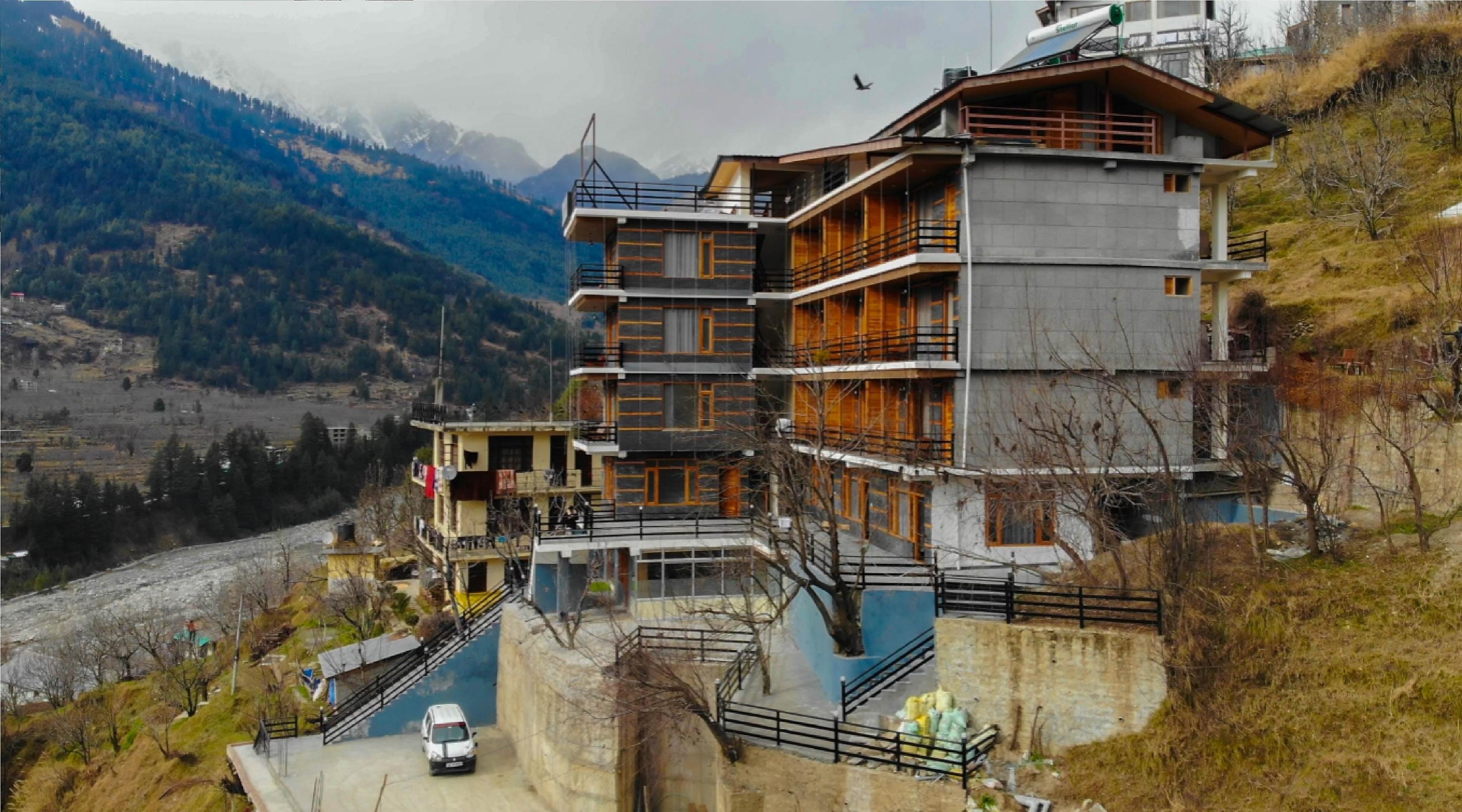 Hotel Ireland 𝗕𝗢𝗢𝗞 Manali Hotel