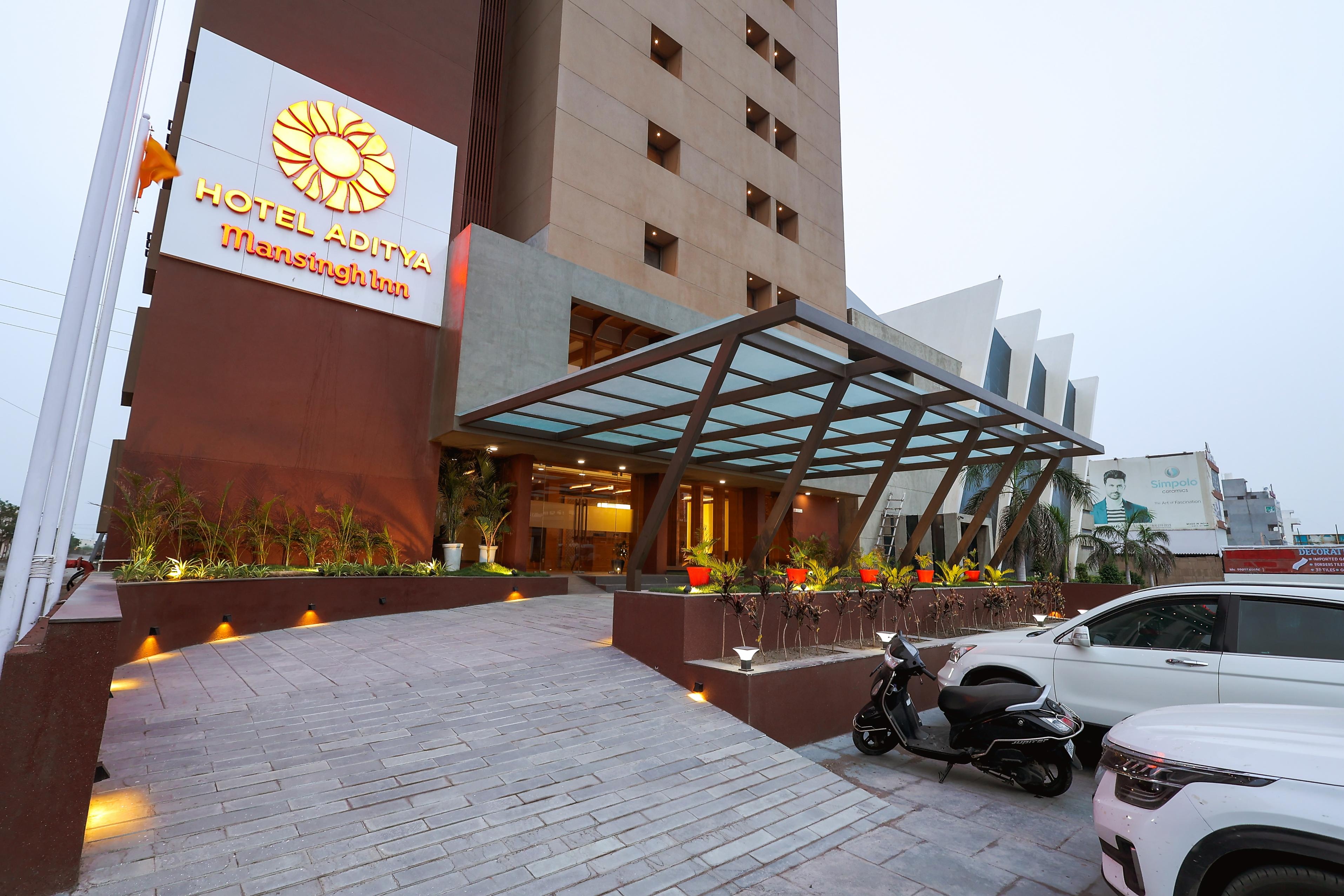 Hotel Aditya- Mansingh inn 𝗕𝗢𝗢𝗞 Morbi Hotel