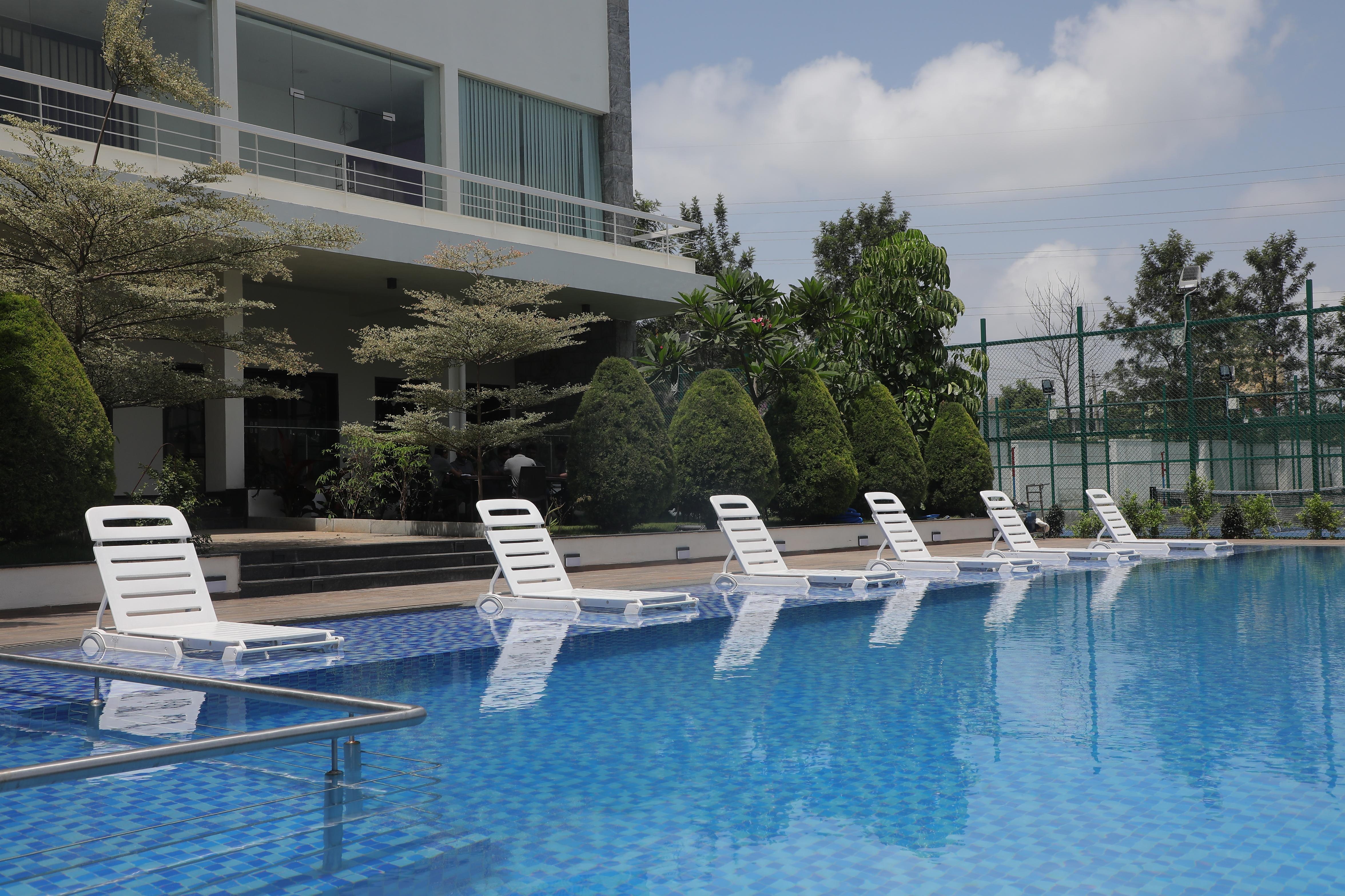 VRR Astoria Hotel and Convention Centre 𝗕𝗢𝗢𝗞 Bangalore Resort