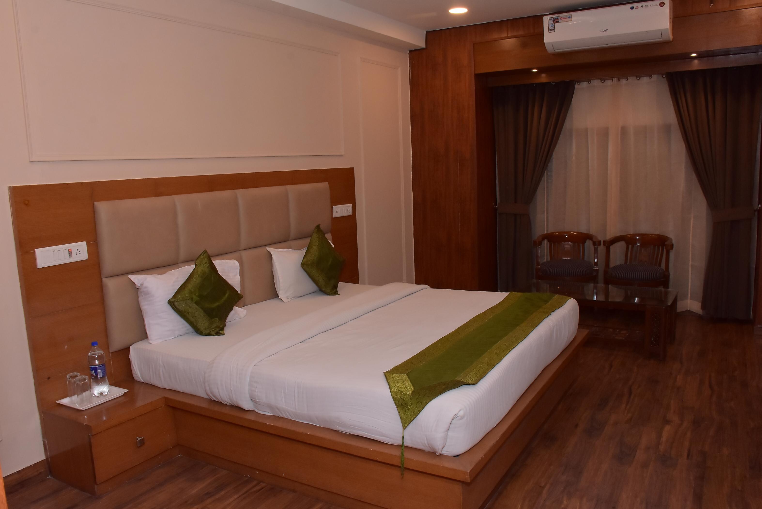 Clarks Inn Express Baddi 𝗕𝗢𝗢𝗞 Baddi Hotel 𝘄𝗶𝘁𝗵 𝗙𝗥𝗘𝗘 𝗖𝗮𝗻𝗰𝗲𝗹𝗹𝗮𝘁𝗶𝗼𝗻