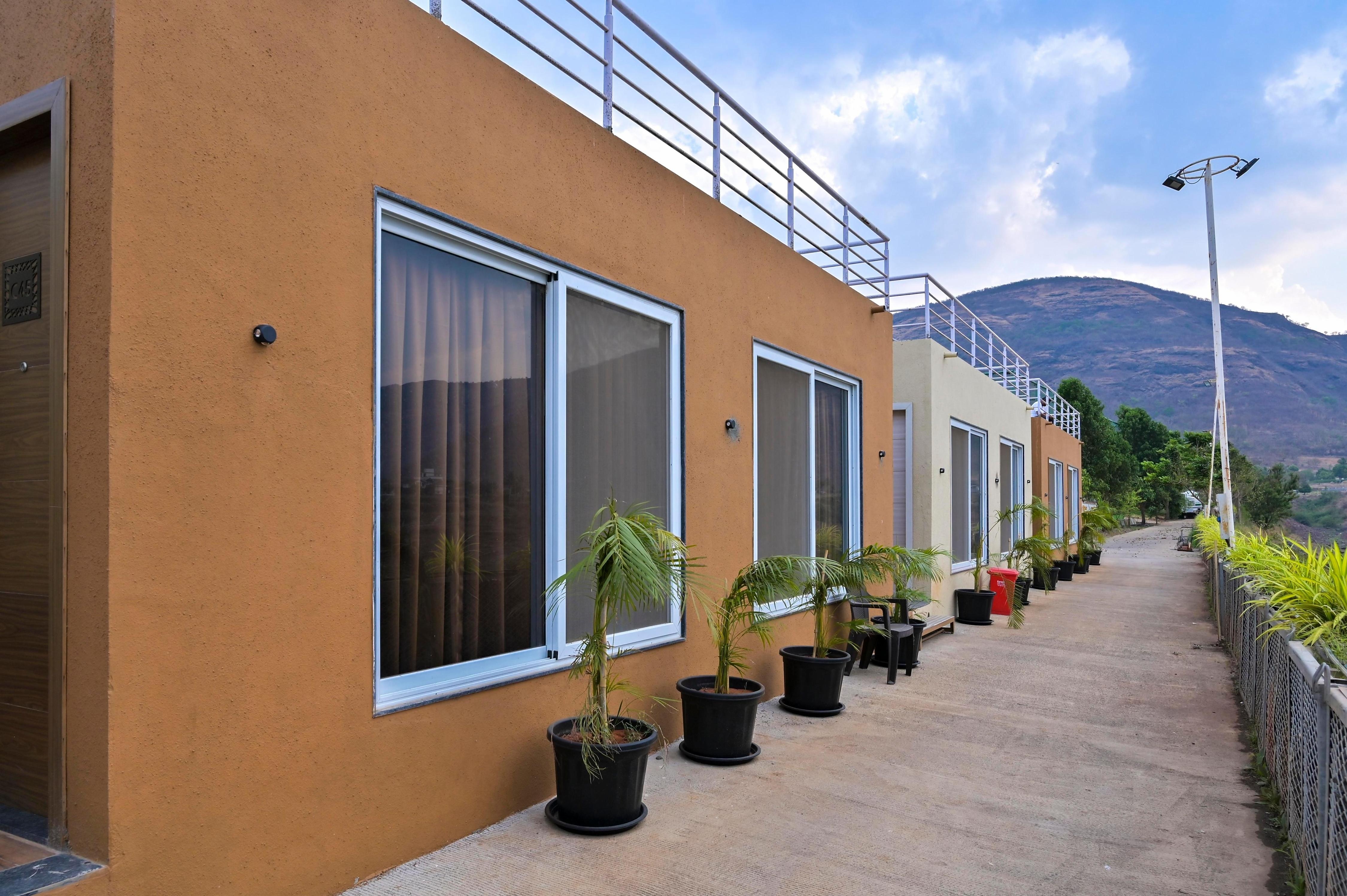 Elegant Waterfront Resort 𝗕𝗢𝗢𝗞 Rajgurunagar Resort 𝘄𝗶𝘁𝗵 𝗙𝗥𝗘𝗘 𝗖𝗮𝗻𝗰𝗲𝗹𝗹𝗮𝘁𝗶𝗼𝗻