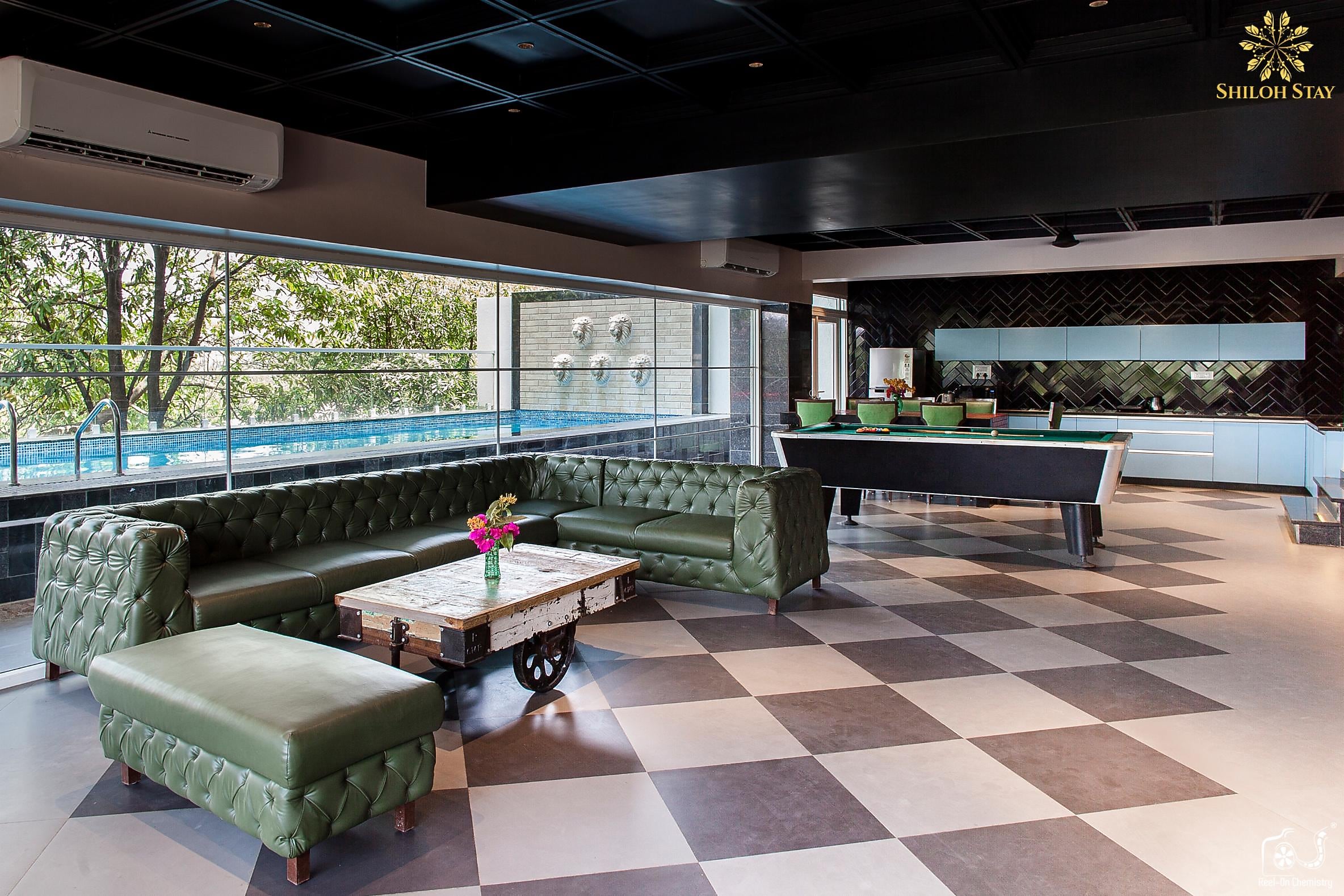 Red Door Villa Spaciously Luxurious 6BHK Pool With Fountain By Shiloh ...