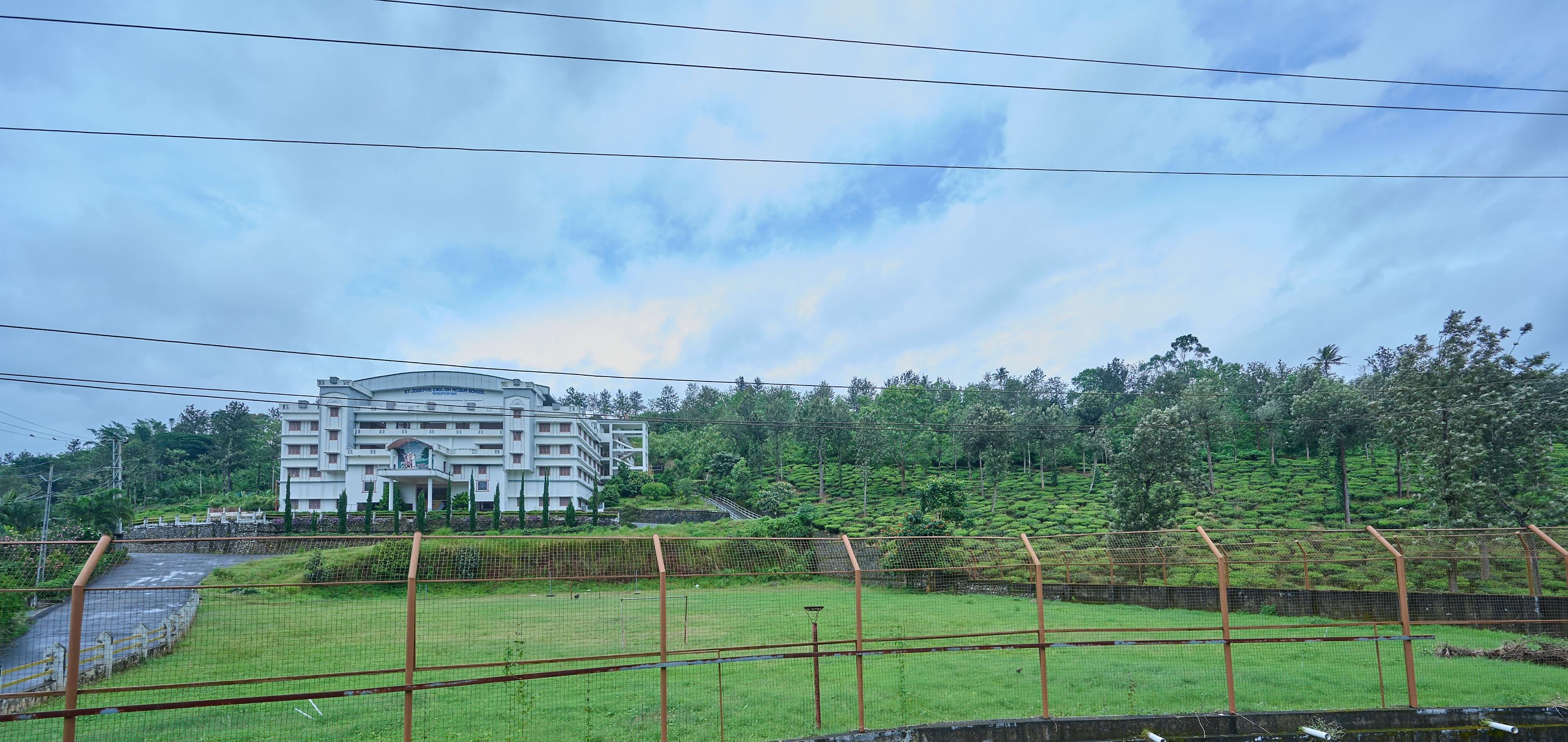 Thekkady Gavi Suites 𝗕𝗢𝗢𝗞 Thekkady Hotel 𝘄𝗶𝘁𝗵 ₹𝟬 𝗣𝗔𝗬𝗠𝗘𝗡𝗧
