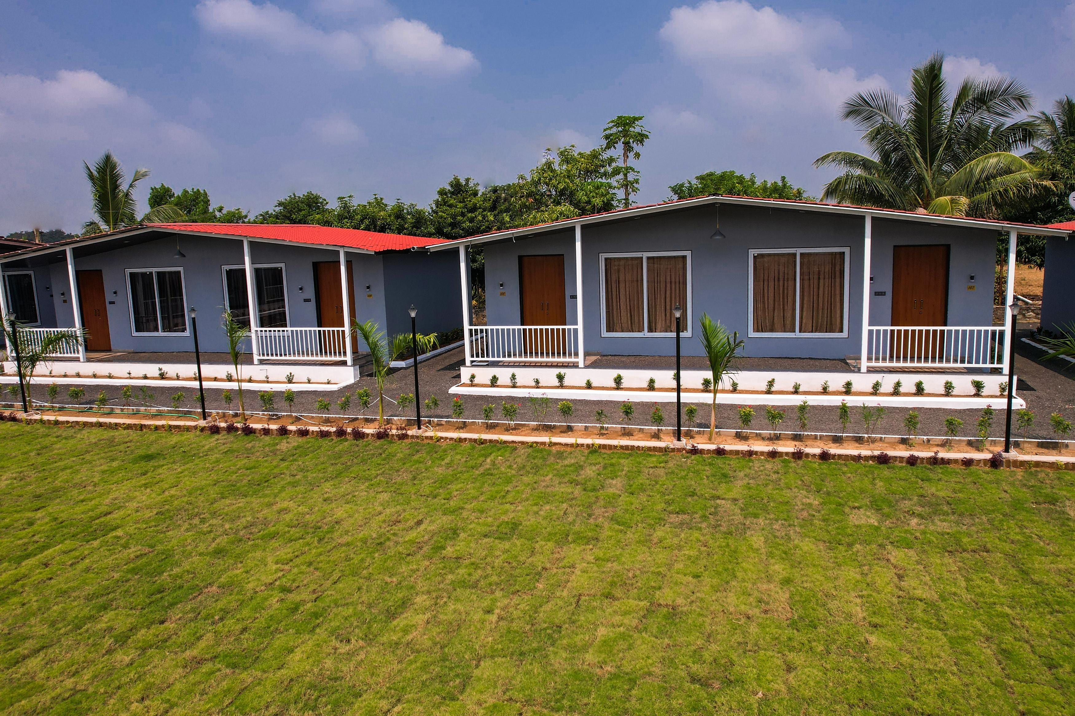 OMKARA RESORT 𝗕𝗢𝗢𝗞 Rajpipla Resort 𝘄𝗶𝘁𝗵 𝗙𝗥𝗘𝗘 𝗖𝗮𝗻𝗰𝗲𝗹𝗹𝗮𝘁𝗶𝗼𝗻