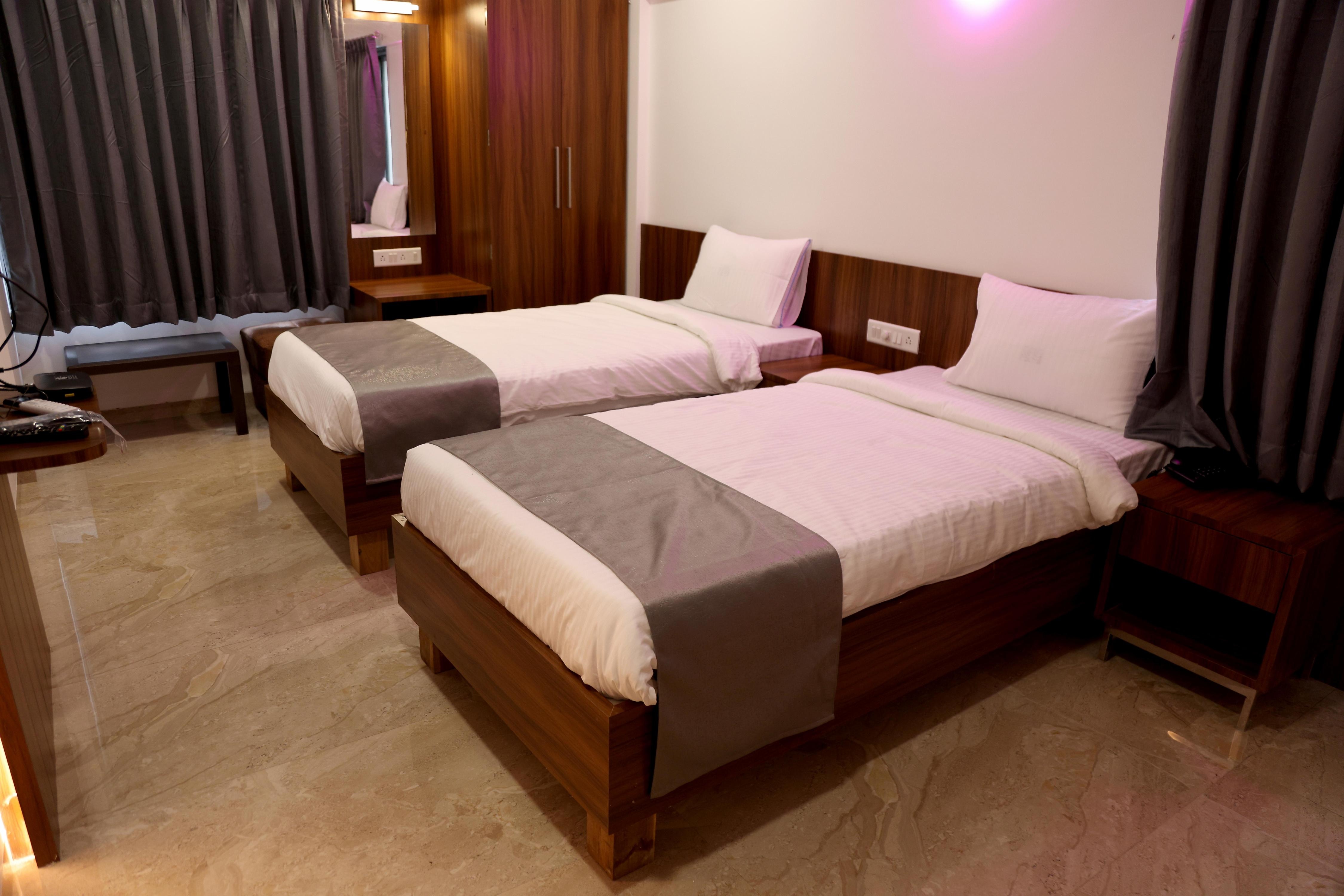 Hotel Mudra 𝗕𝗢𝗢𝗞 Pune Hotel 𝘄𝗶𝘁𝗵 ₹𝟬 𝗣𝗔𝗬𝗠𝗘𝗡𝗧