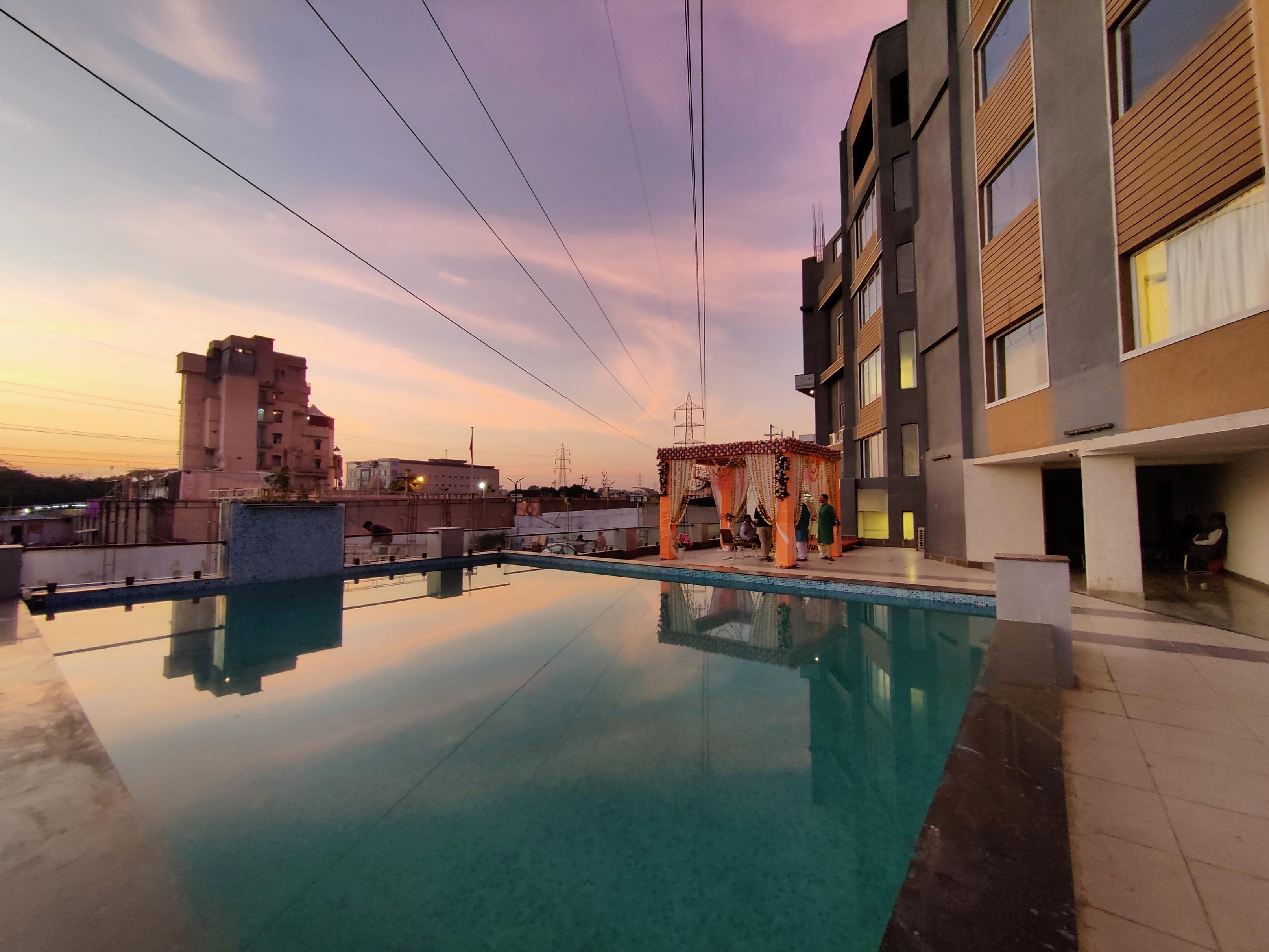 Shubh Shaleen Springs by Nexottel 𝗕𝗢𝗢𝗞 Bhopal Hotel