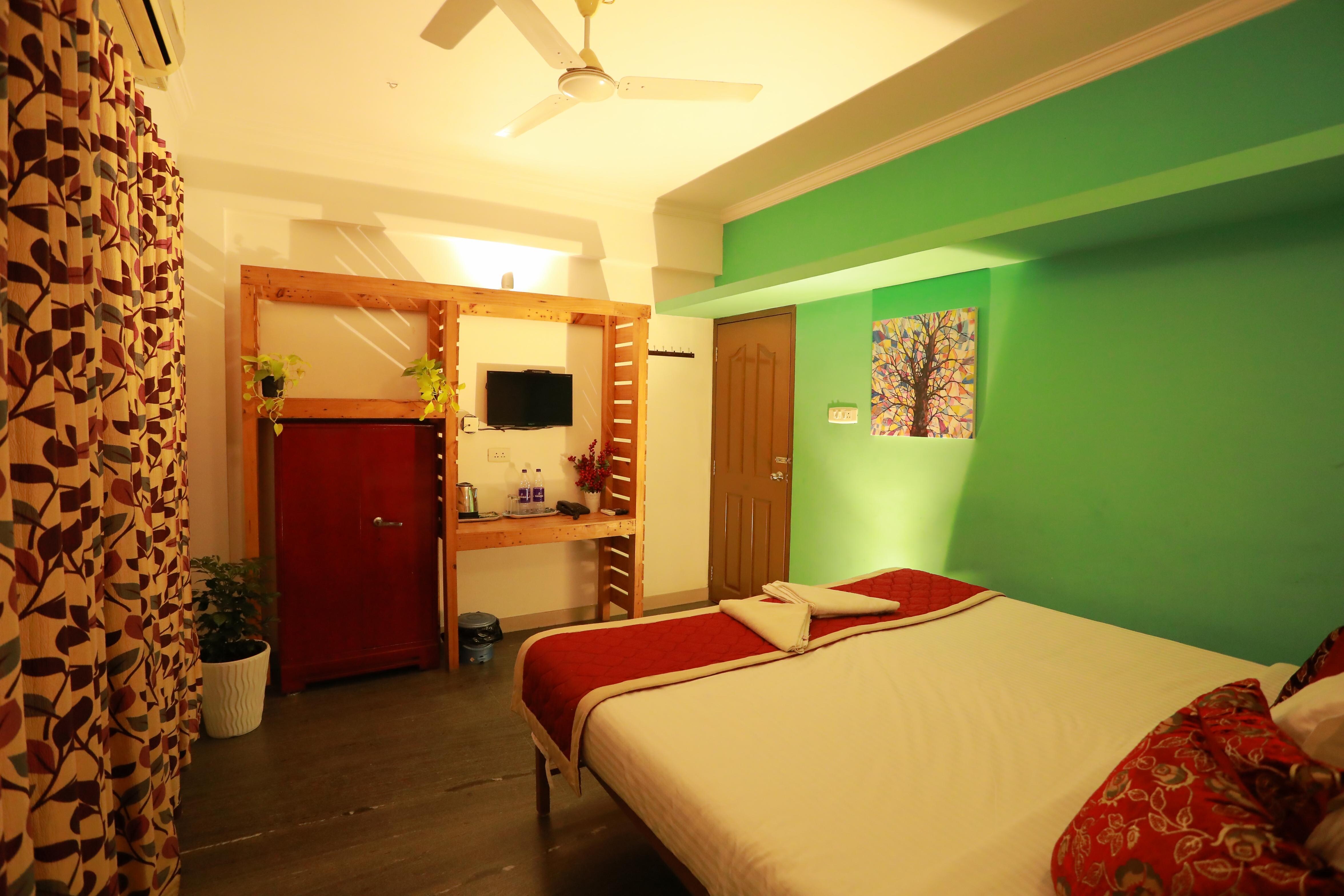 The WAVES by the BEACH INN 𝗕𝗢𝗢𝗞 Cochin Hotel 𝘄𝗶𝘁𝗵 ₹𝟬 𝗣𝗔𝗬𝗠𝗘𝗡𝗧