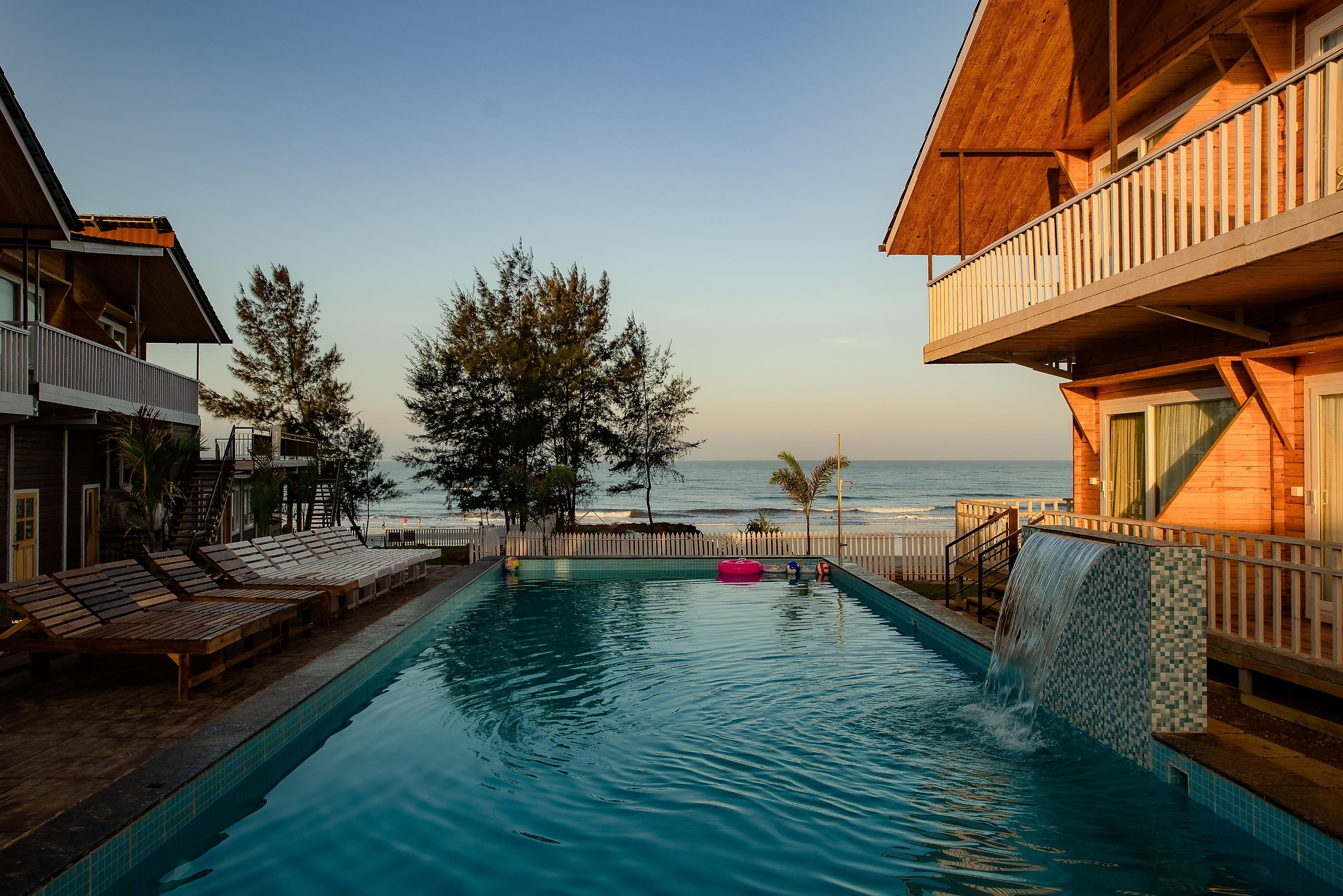 DALLAS BEACH RESORT GOA 𝗕𝗢𝗢𝗞 Goa Resort