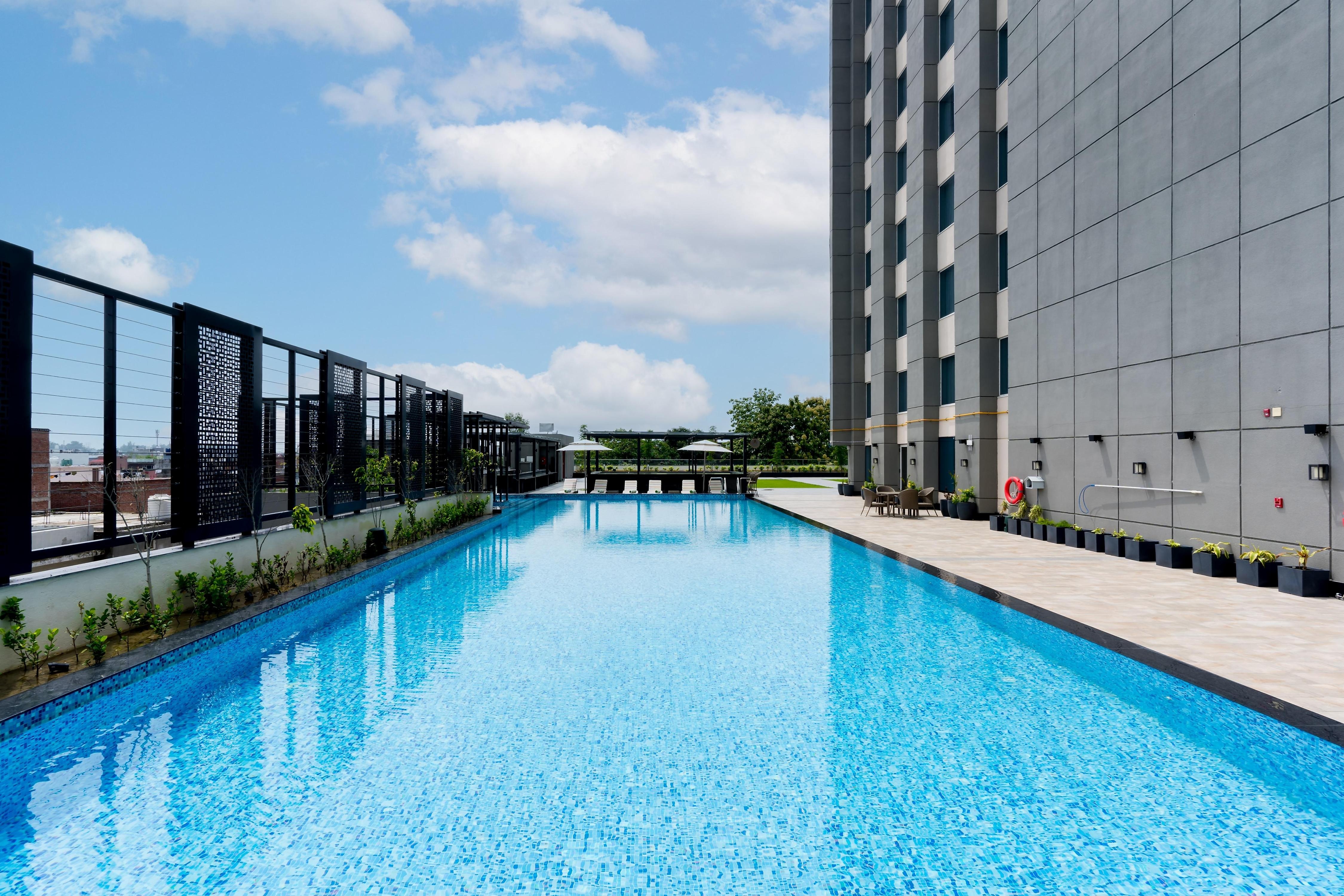 Holiday Inn Lucknow Airport Hotel 𝗕𝗢𝗢𝗞 Lucknow Hotel