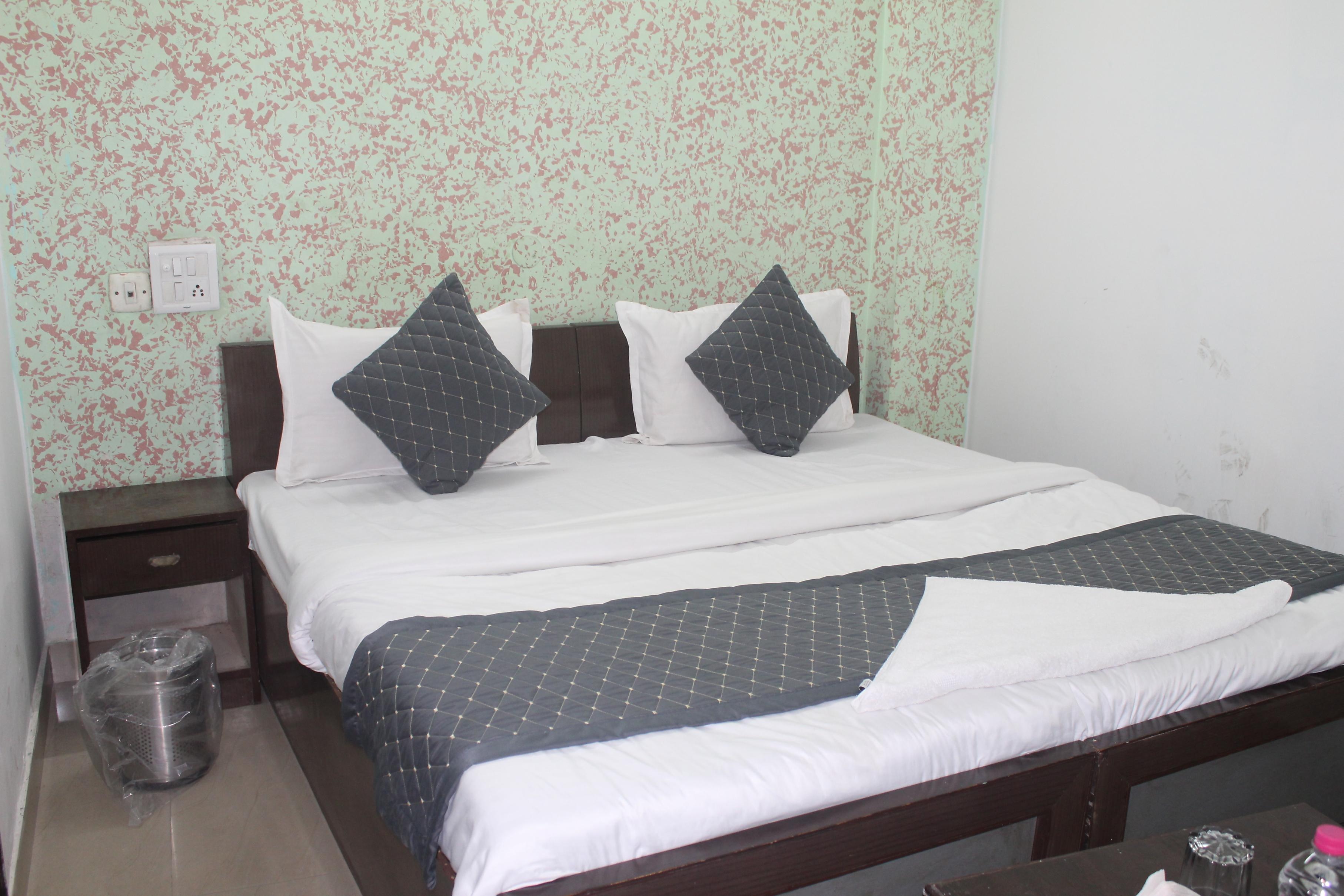 Hotel Shree Continental Delhi - Reviews, Photos & Offer