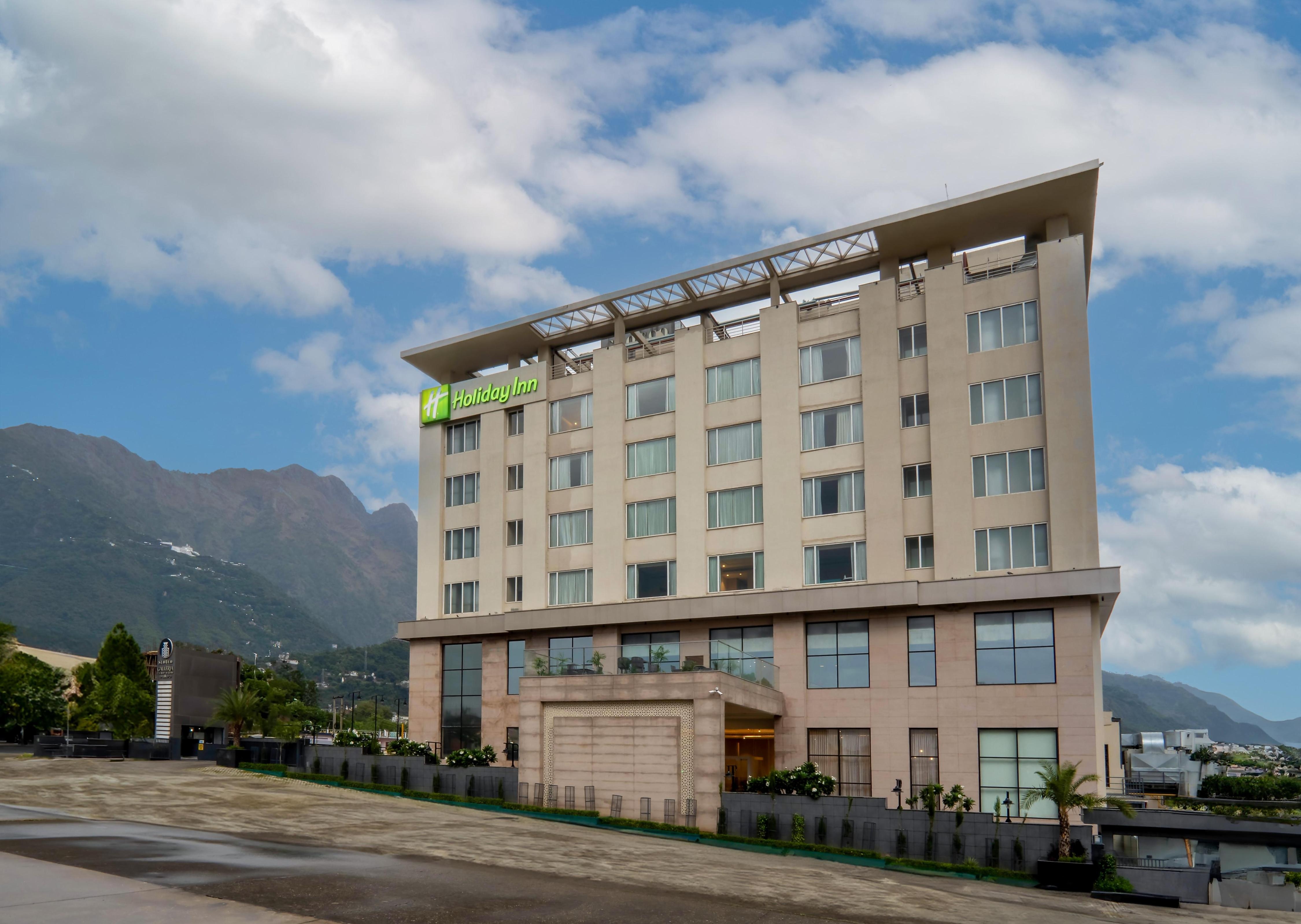 Holiday Inn Katra Vaishno Devi 𝗕𝗢𝗢𝗞 Katra Hotel 𝘄𝗶𝘁𝗵 𝗙𝗥𝗘𝗘 𝗖𝗮𝗻𝗰𝗲𝗹𝗹𝗮𝘁𝗶𝗼𝗻