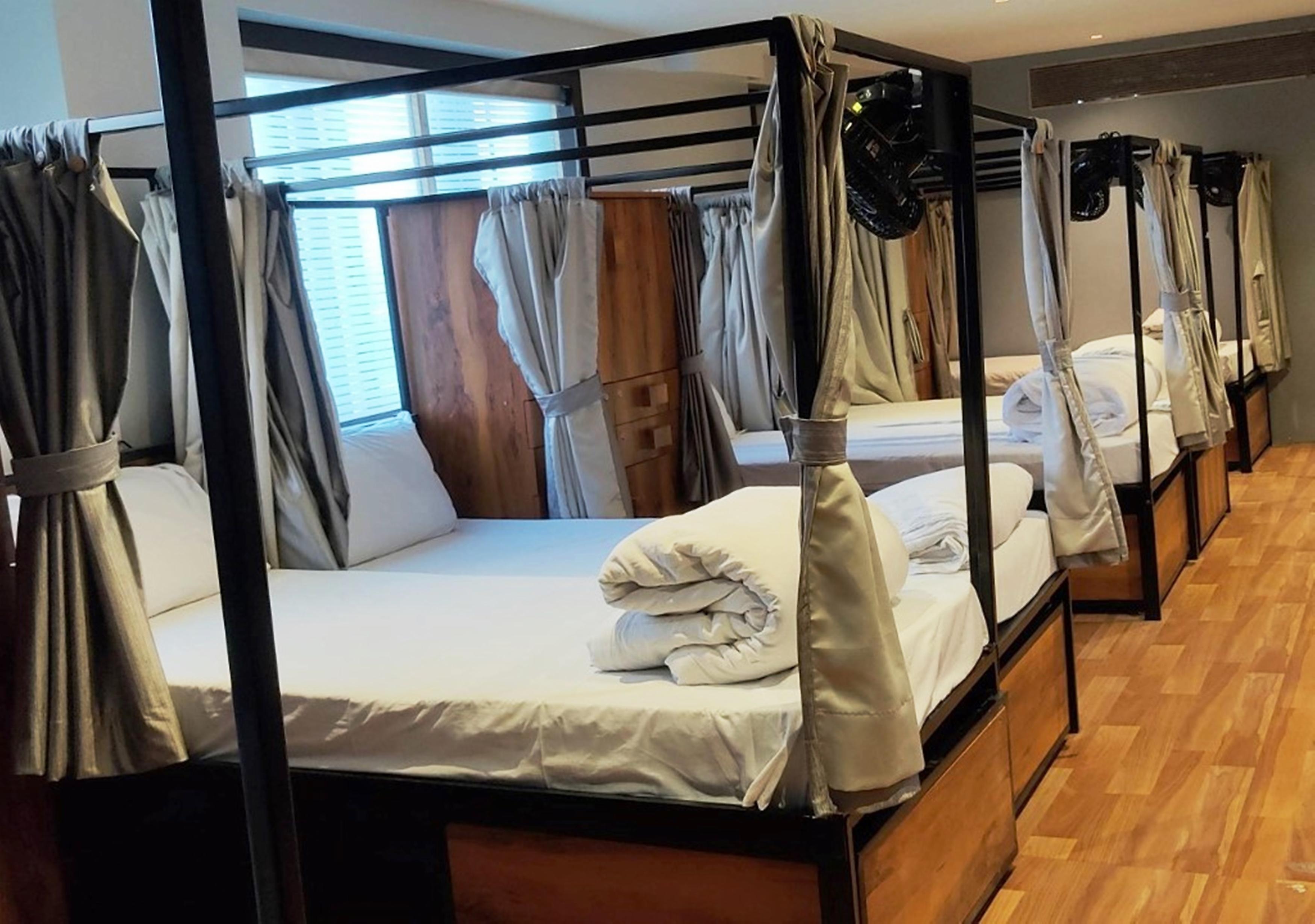 Paradise Dormitory PG And Longstays 𝗕𝗢𝗢𝗞 Pune Hostel