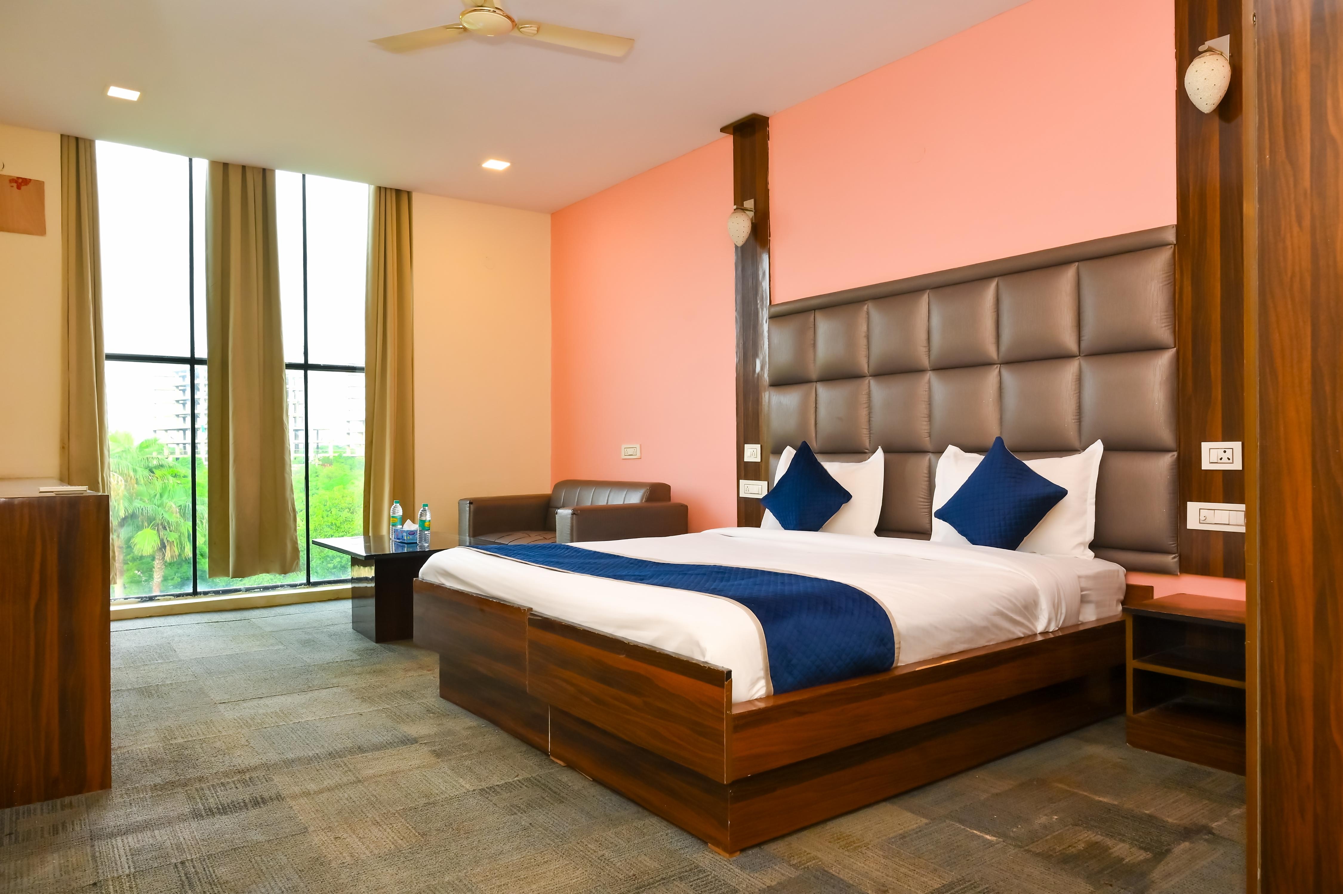 HITE Resort Greater Noida 𝗕𝗢𝗢𝗞 Noida Resort 𝘄𝗶𝘁𝗵 ₹𝟬 𝗣𝗔𝗬𝗠𝗘𝗡𝗧