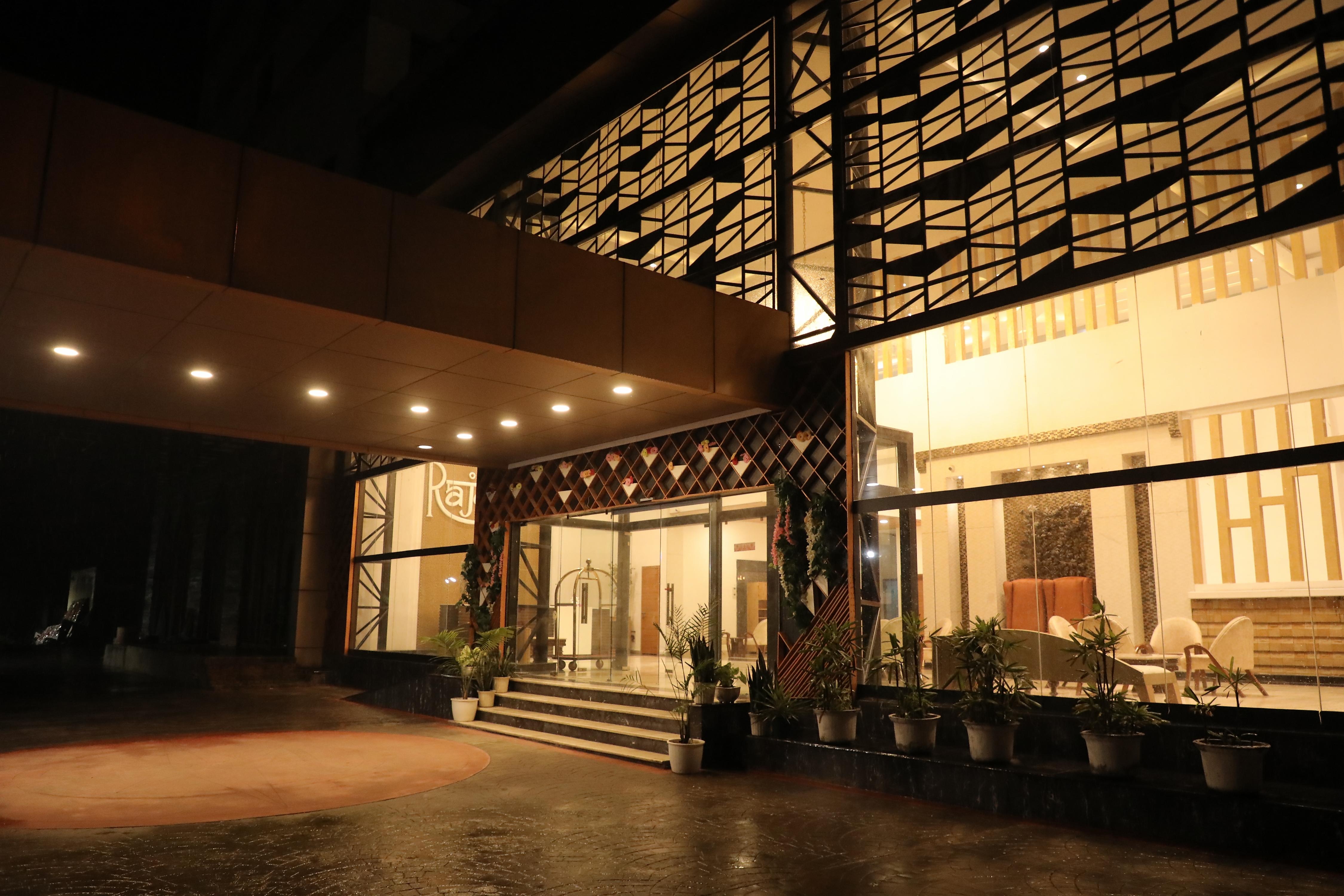 The Rose Dream 𝗕𝗢𝗢𝗞 Rewari Resort