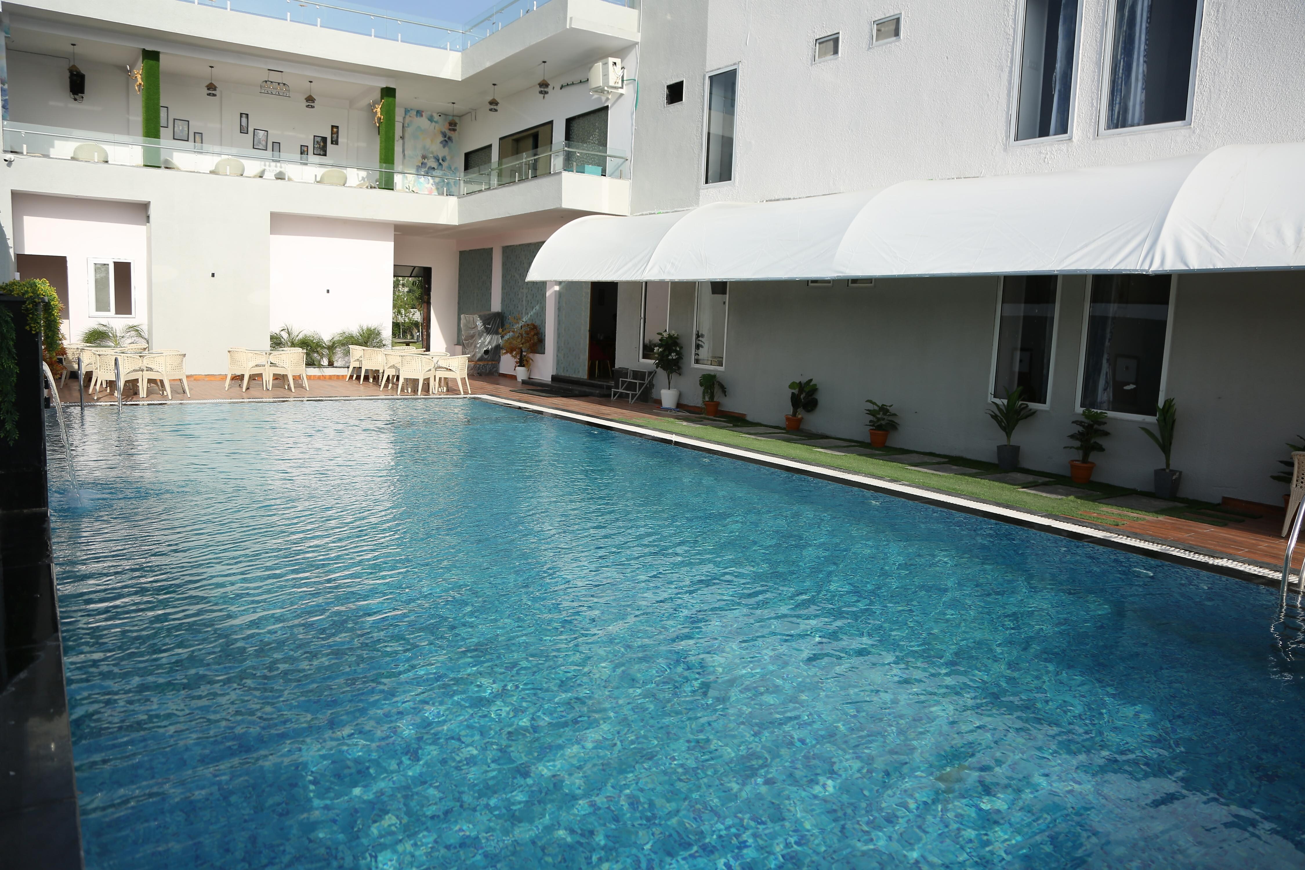 Rooms of Lake View Resort And Restro - Resort in Indore