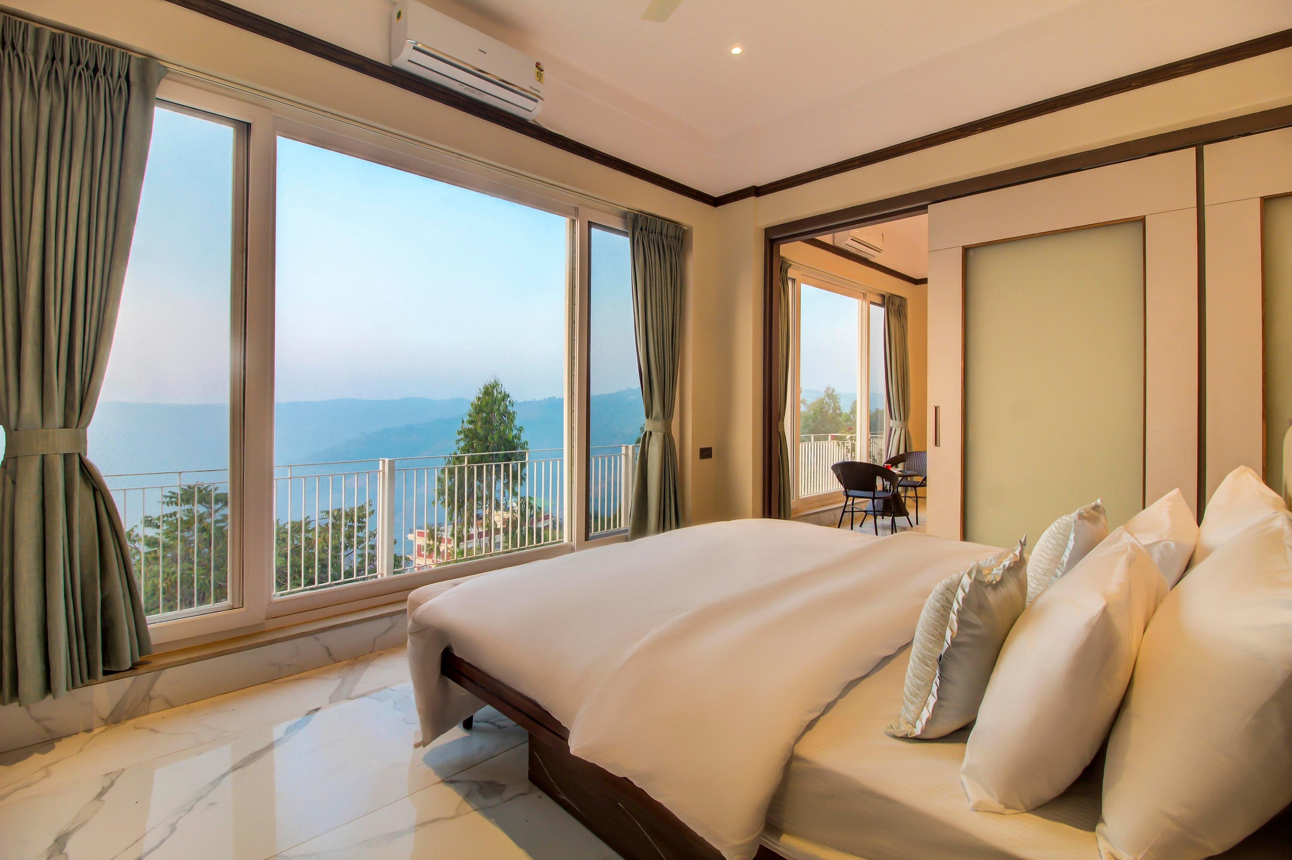 Regal Reverie - A Lakeview Retreat (Pure Veg) 𝗕𝗢𝗢𝗞 Mahabaleshwar Resort