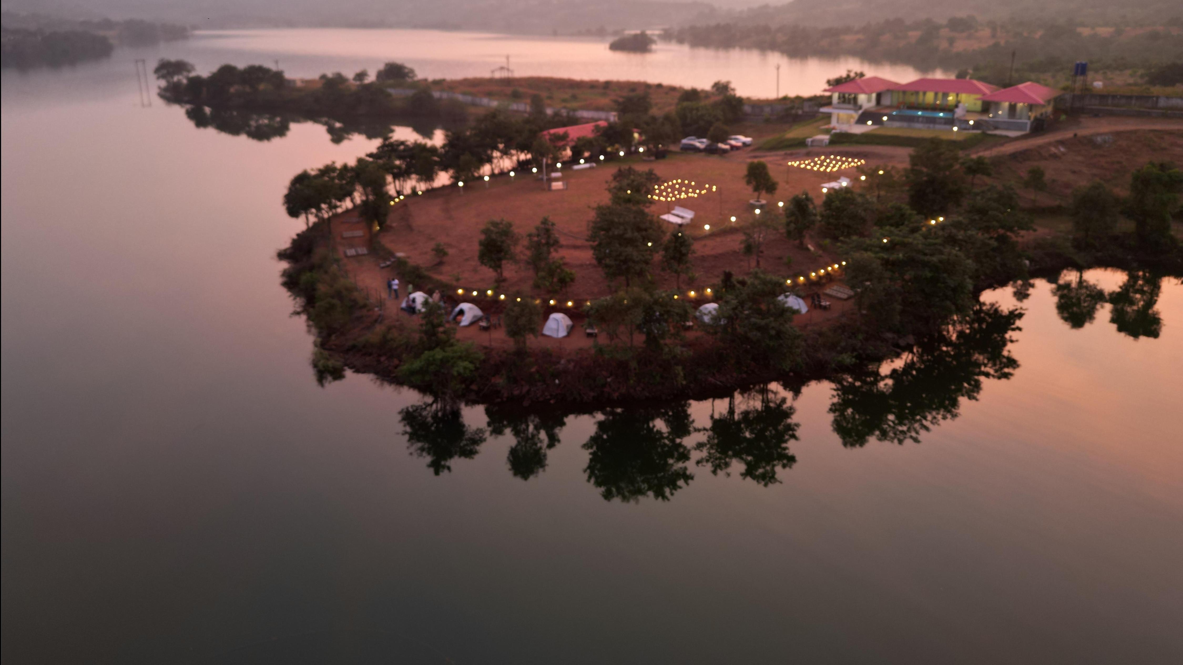 Lakeside Nirvana 𝗕𝗢𝗢𝗞 Lonavala Homestay
