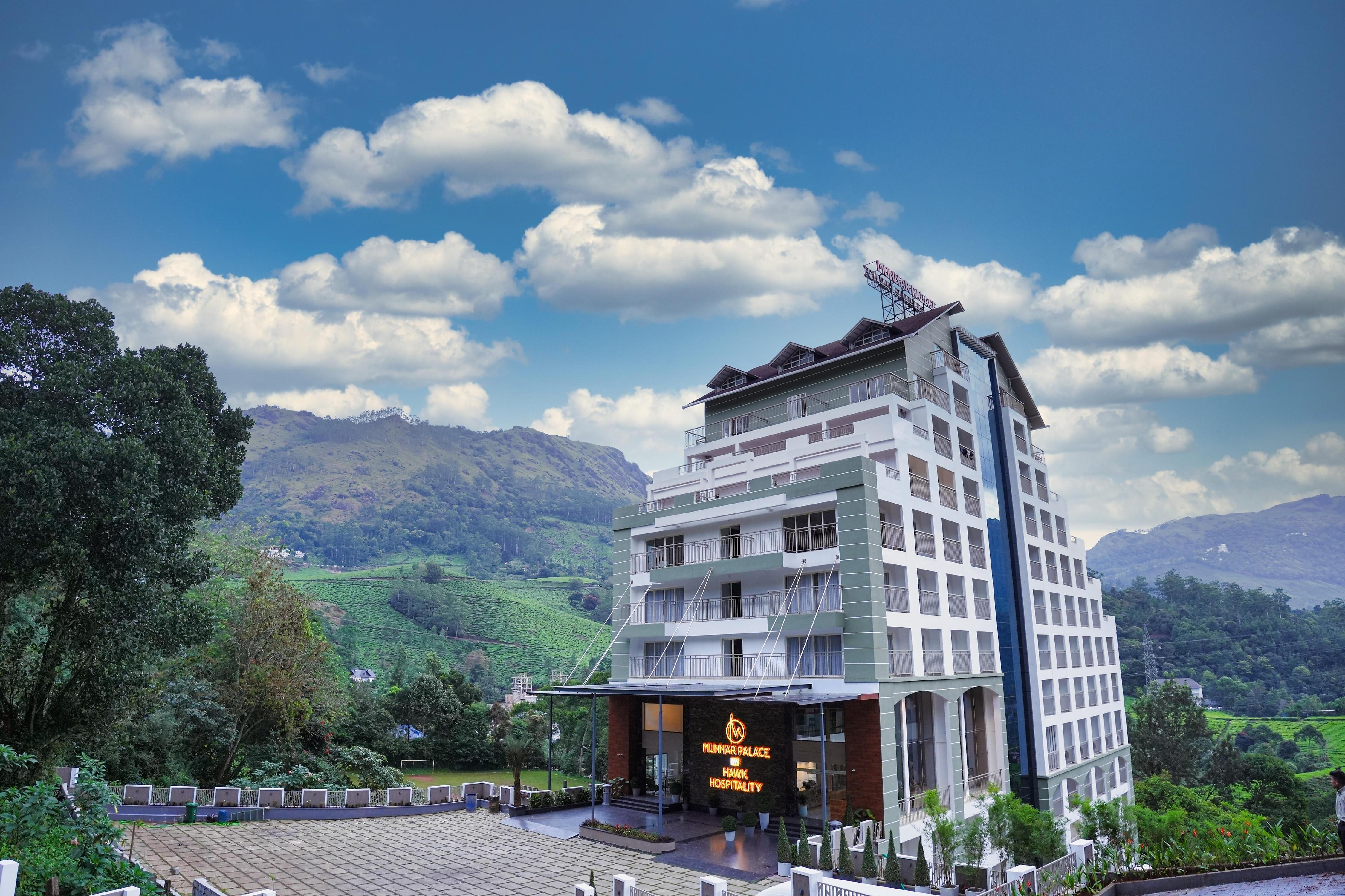 Golden Munnar Palace By Hawk Hospitality 𝗕𝗢𝗢𝗞 Munnar Resort 𝘄𝗶𝘁𝗵 ₹𝟬 𝗣𝗔𝗬𝗠𝗘𝗡𝗧