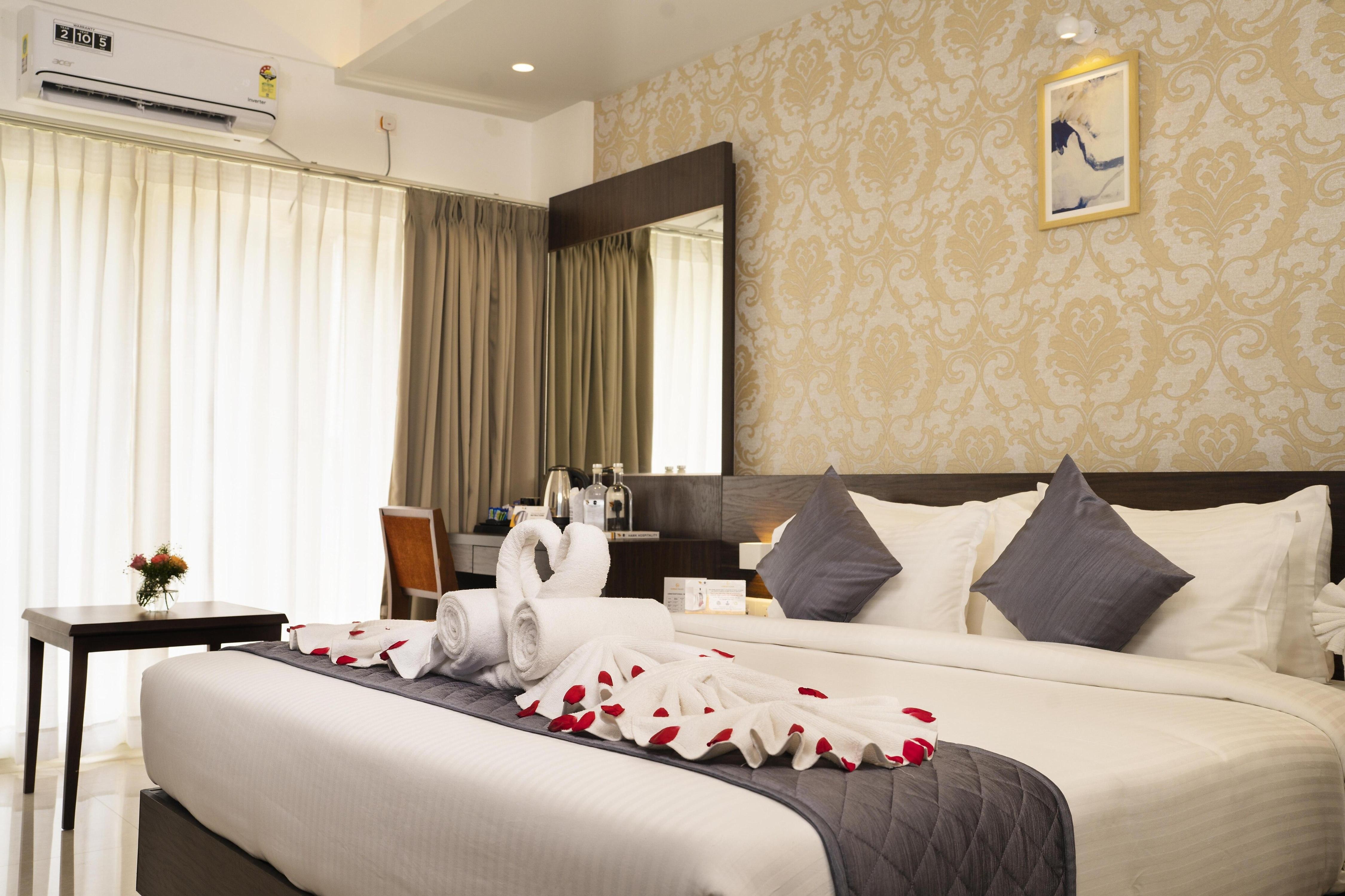 Golden Munnar Palace By Hawk Hospitality 𝗕𝗢𝗢𝗞 Munnar Resort 𝘄𝗶𝘁𝗵 𝗙𝗥𝗘𝗘 ...