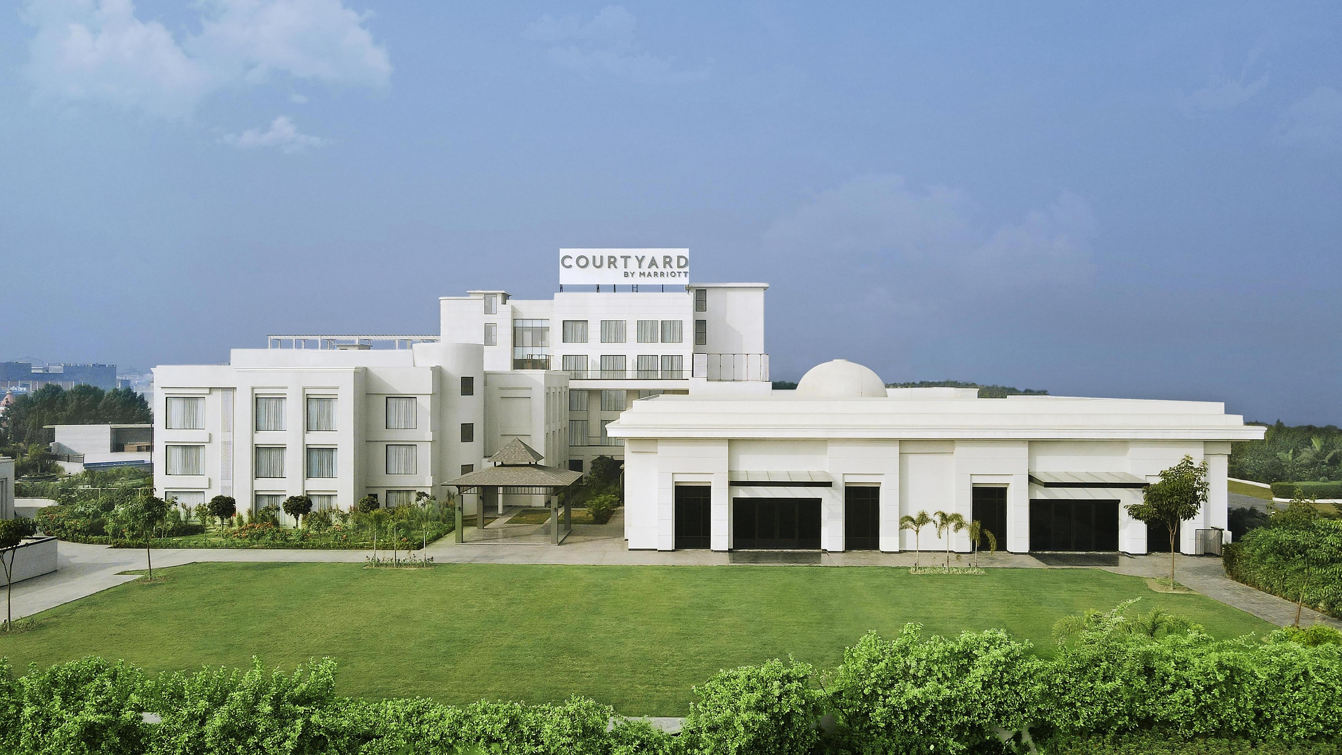 Courtyard by Marriott Gorakhpur 𝗕𝗢𝗢𝗞 Gorakhpur Hotel
