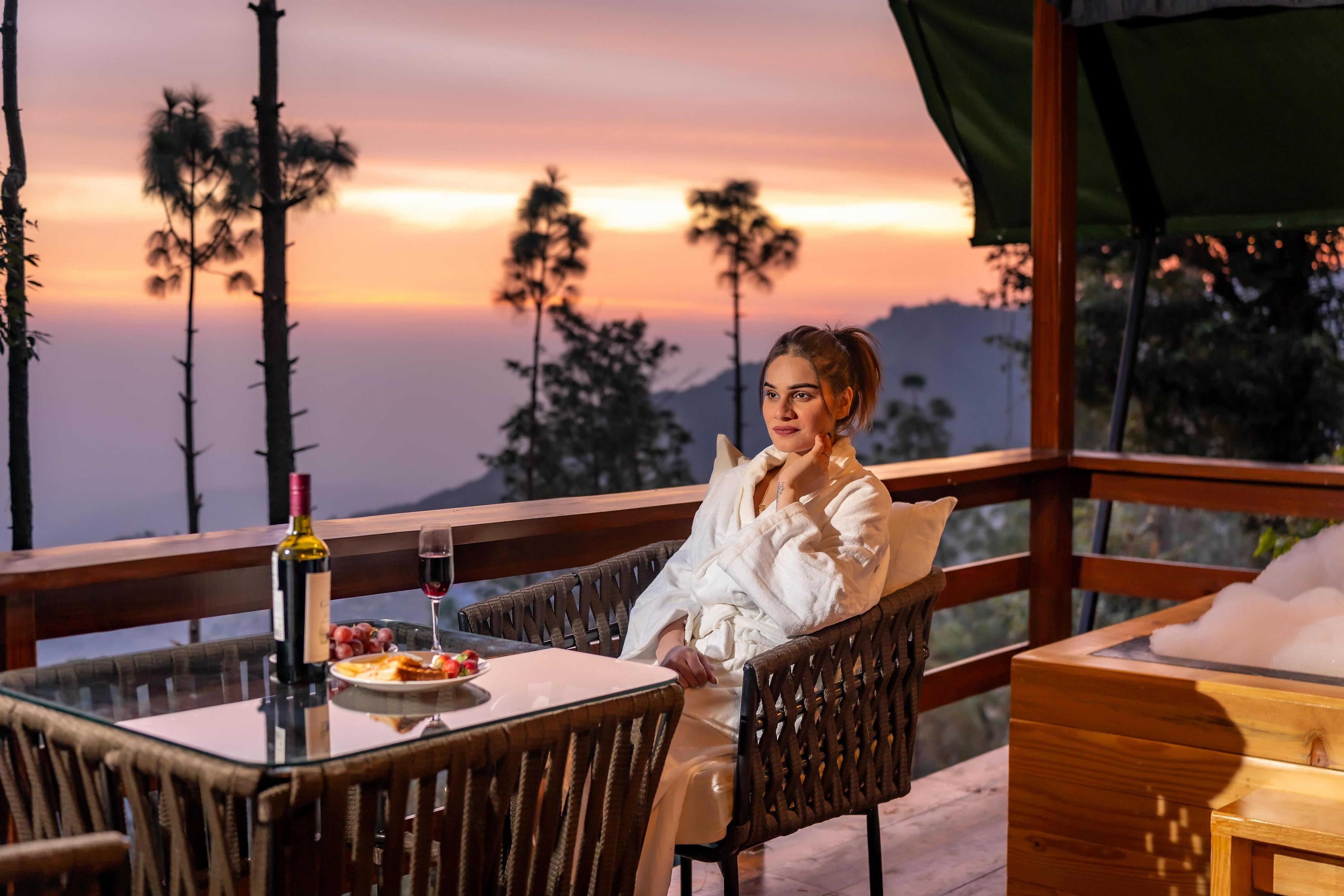The Kingfisher Treehouse And Jacuzzi By Skydrift, Mussoorie 𝗕𝗢𝗢𝗞 ...